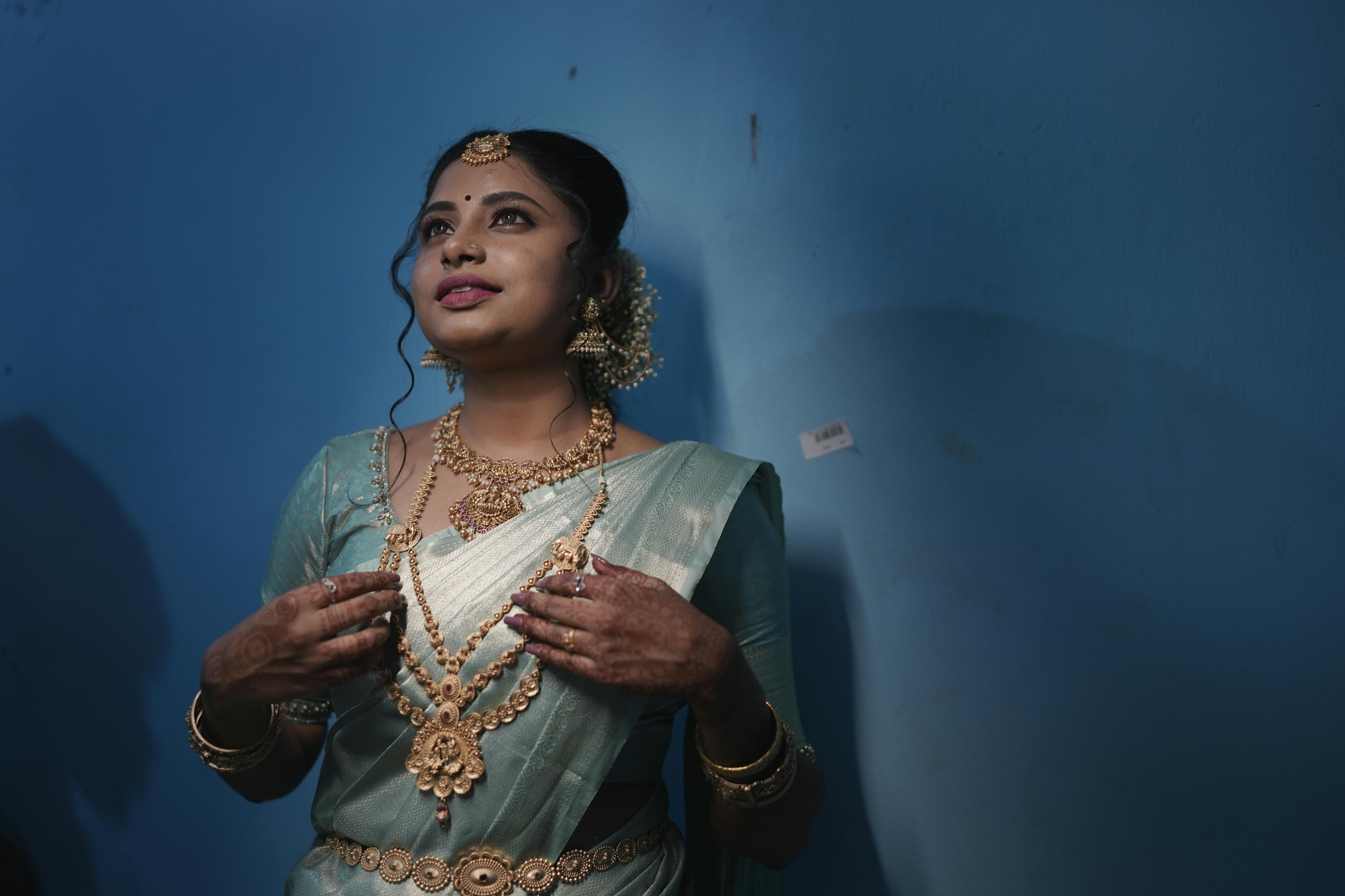 Indian Sadi Photos, Download The BEST Free Indian Sadi Stock Photos ...