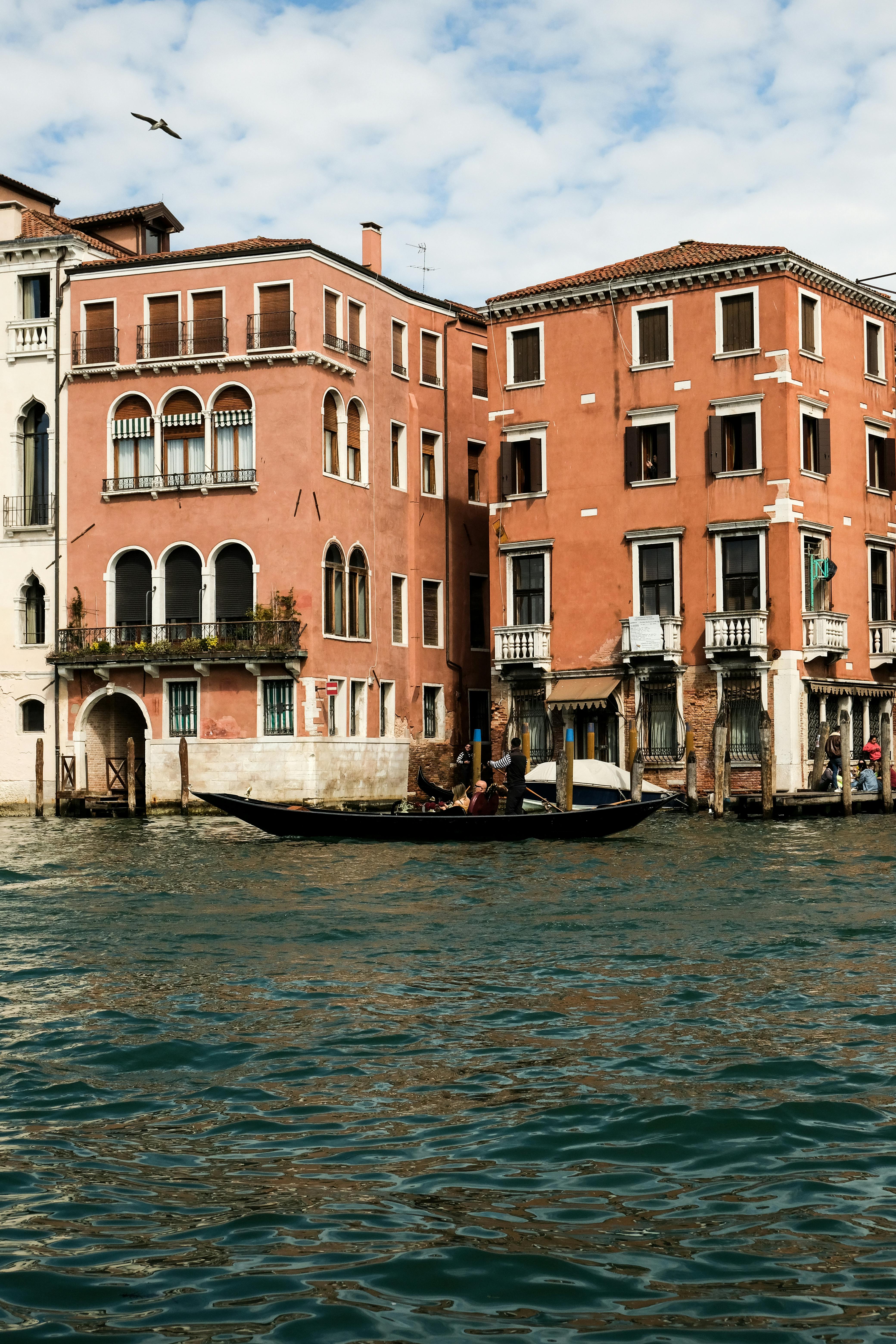 Canal Photos, Download The BEST Free Canal Stock Photos & HD Images