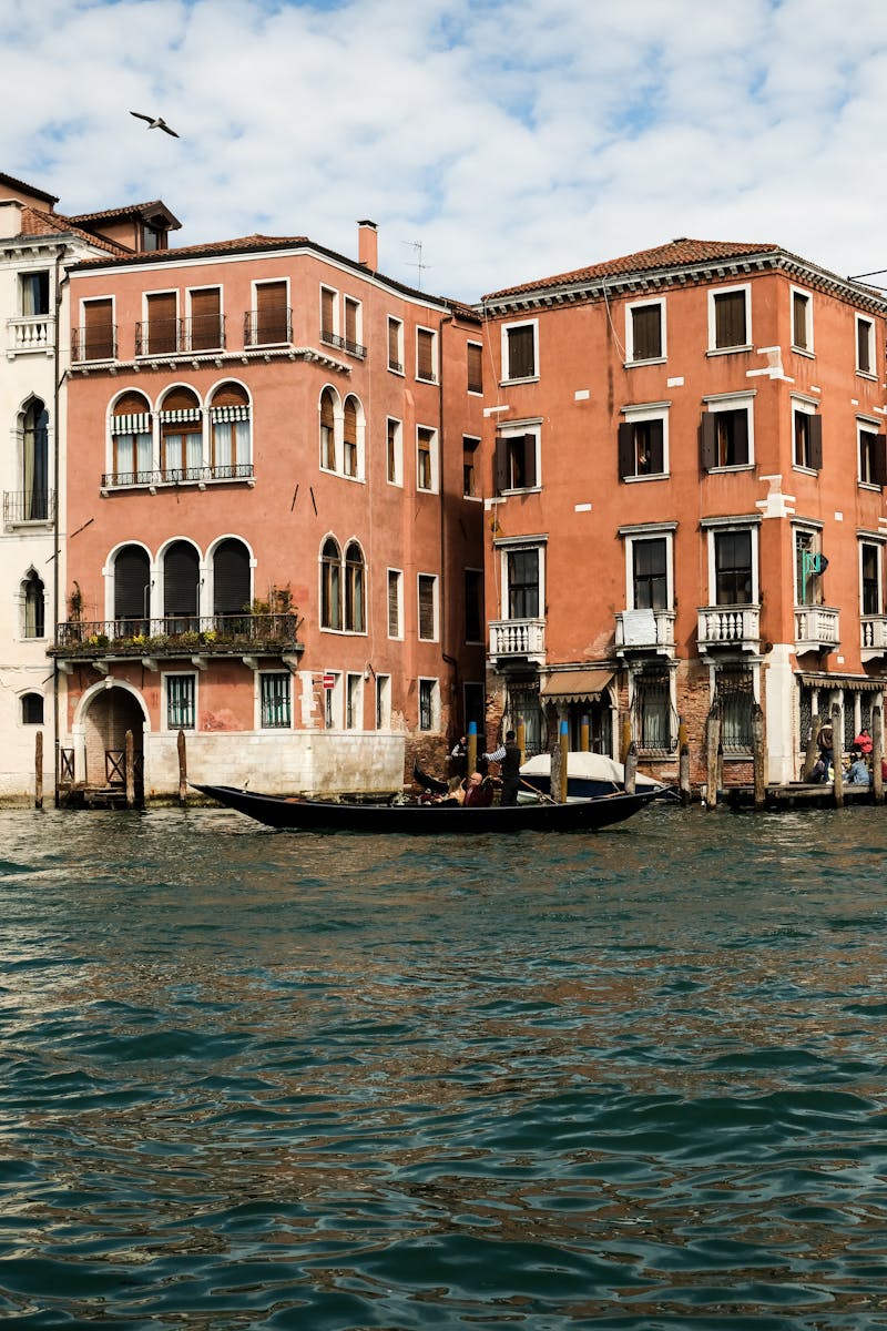 Canal Photos, Download The BEST Free Canal Stock Photos & HD Images