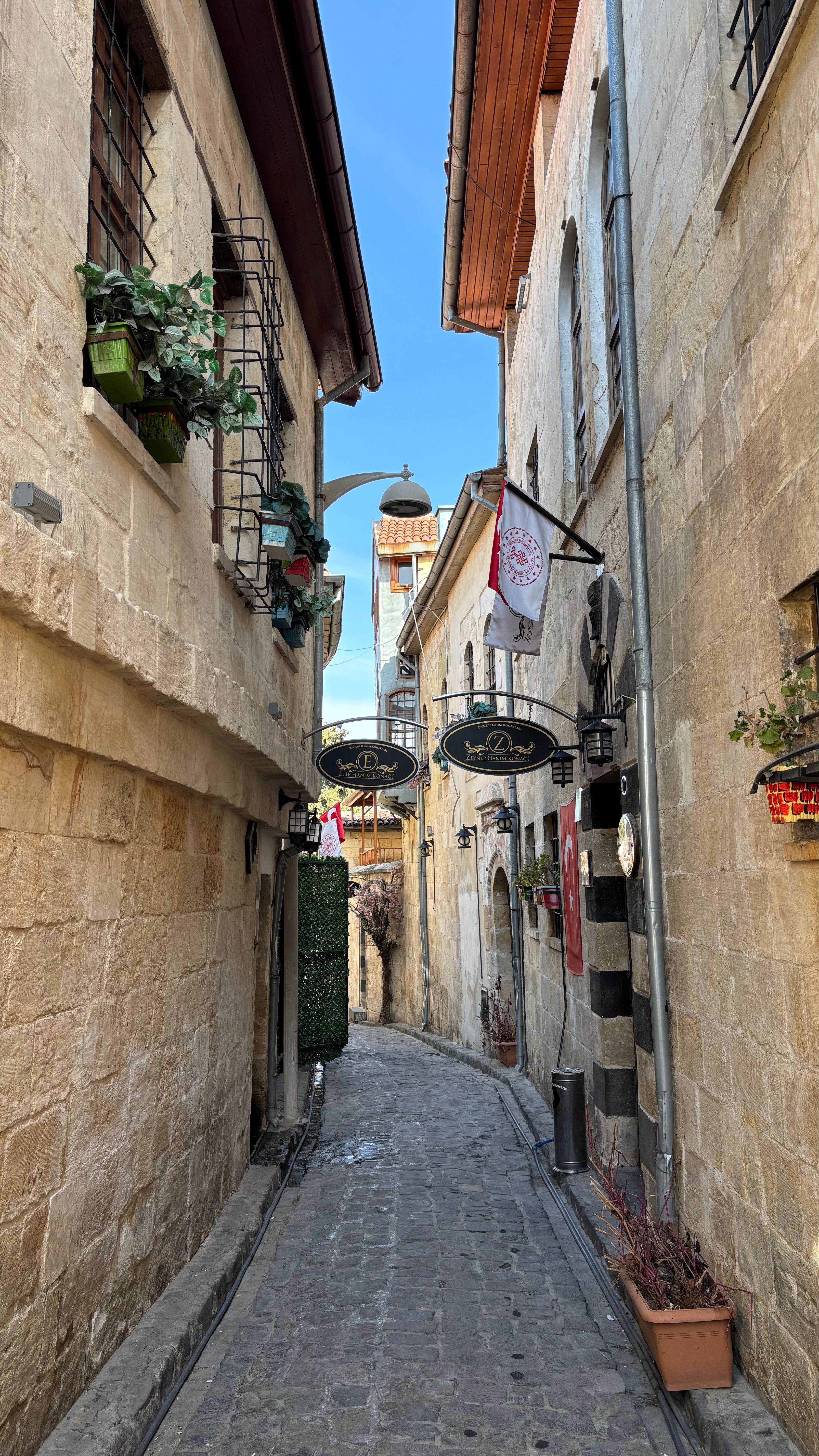 Charming Narrow Alley in Gaziantep Türkiye · Free Stock Photo