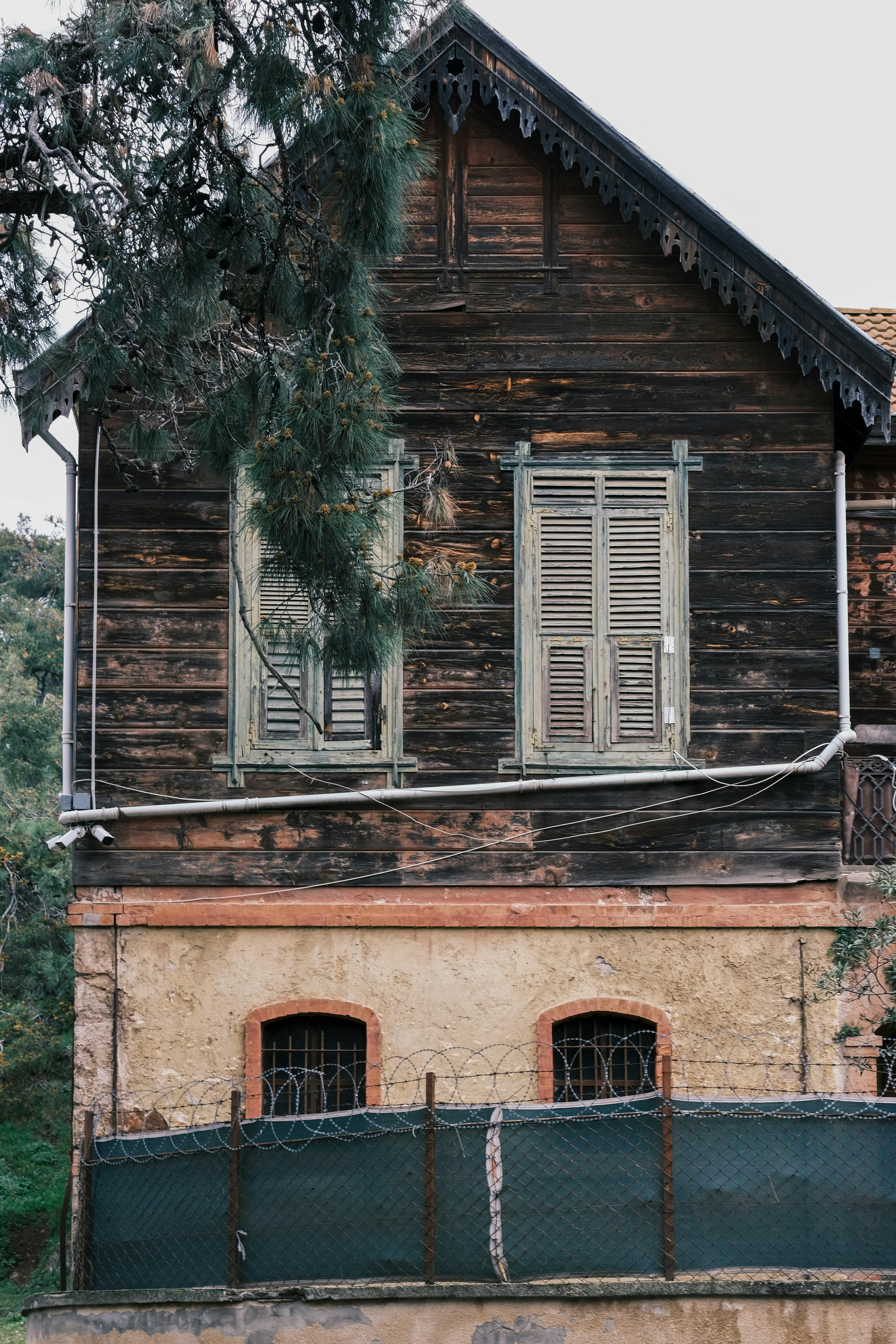Historic Timber House in İstanbul with Rustic Charm · Free Stock Photo