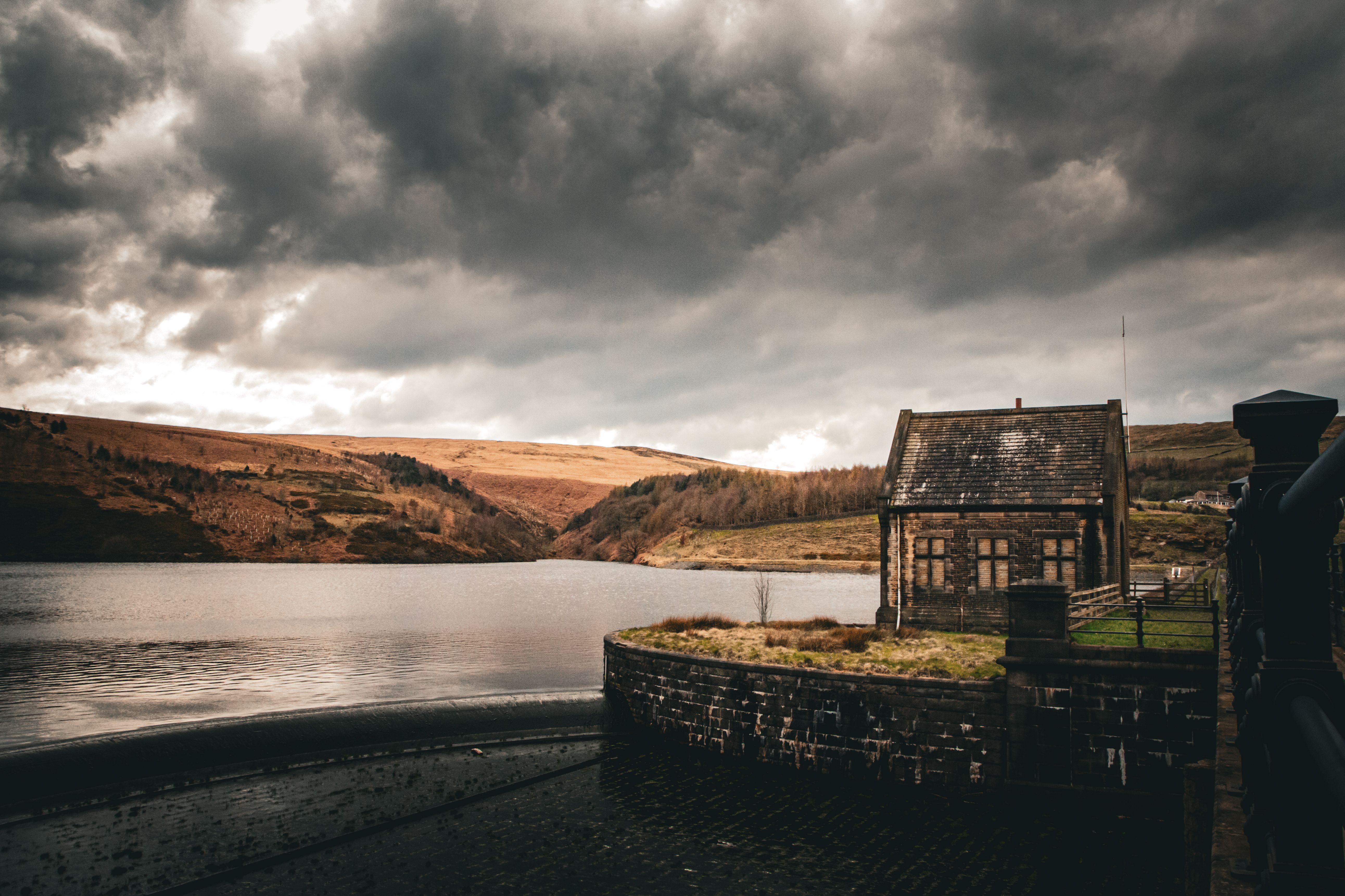 Dramatic Landscape of Butterley Reservoir in England · Free Stock Photo
