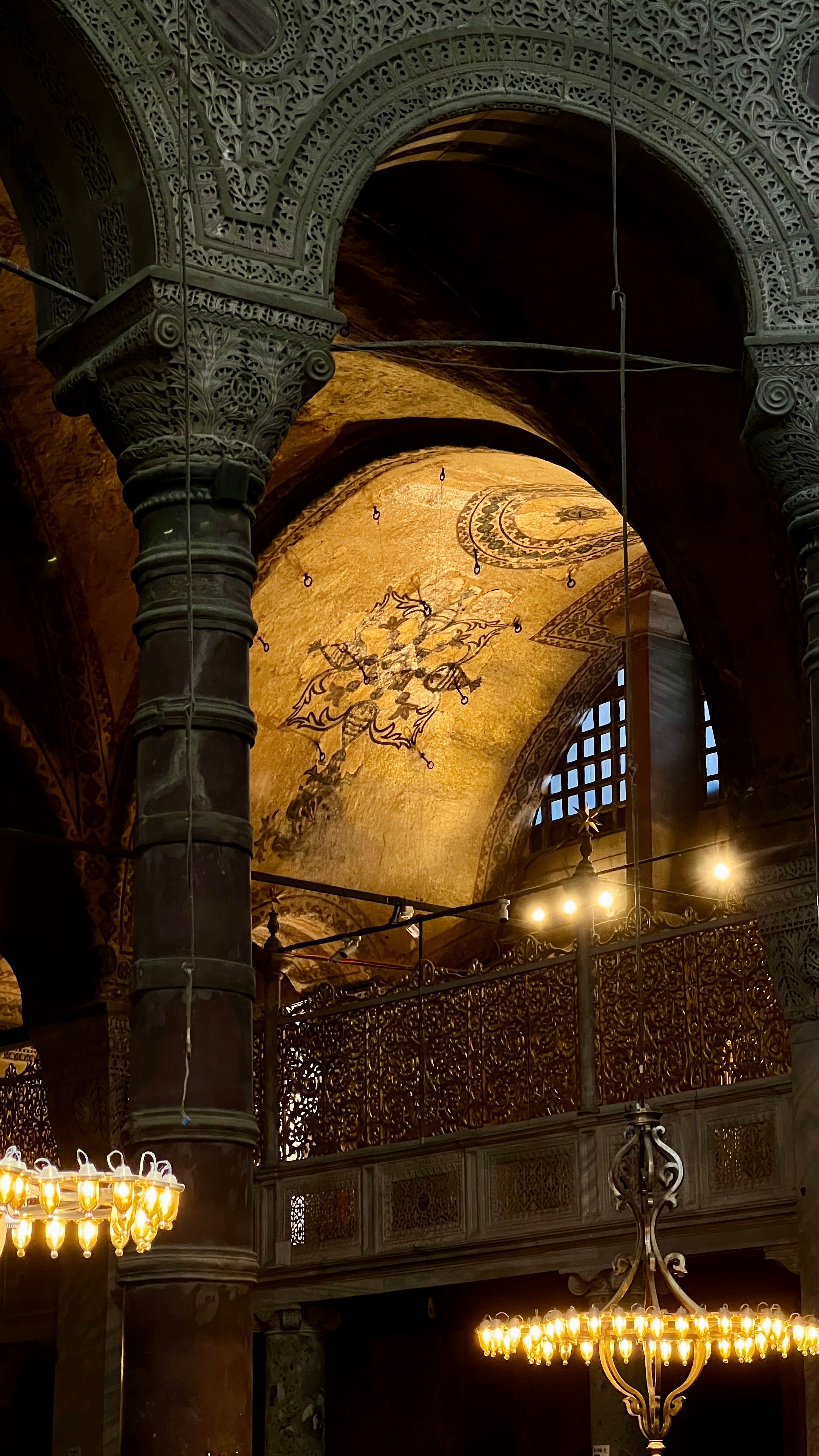 Ornate Interior of Historic Building with Mosaics · Free Stock Photo