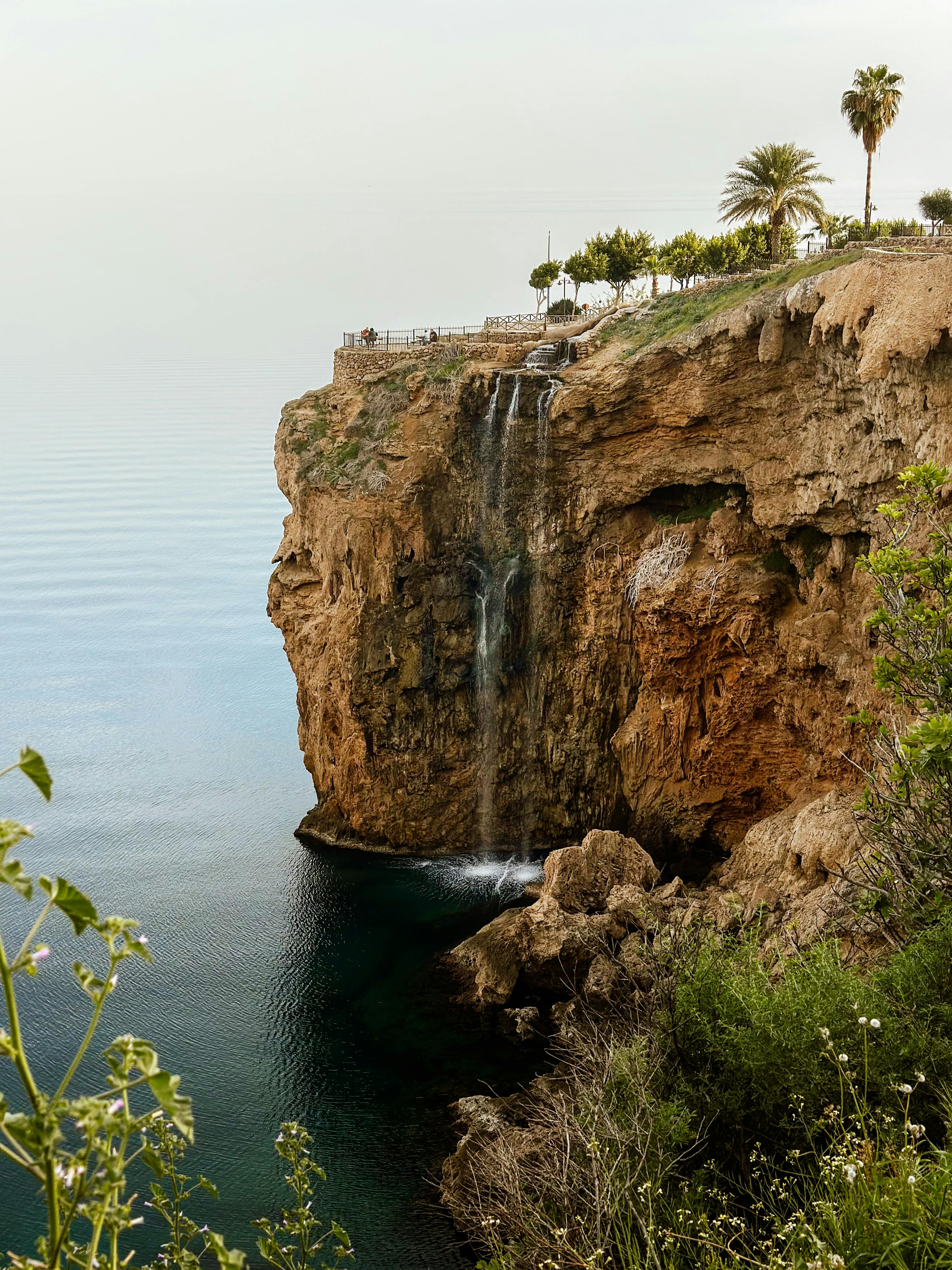 Cliff Waterfall Photos, Download The BEST Free Cliff Waterfall Stock ...
