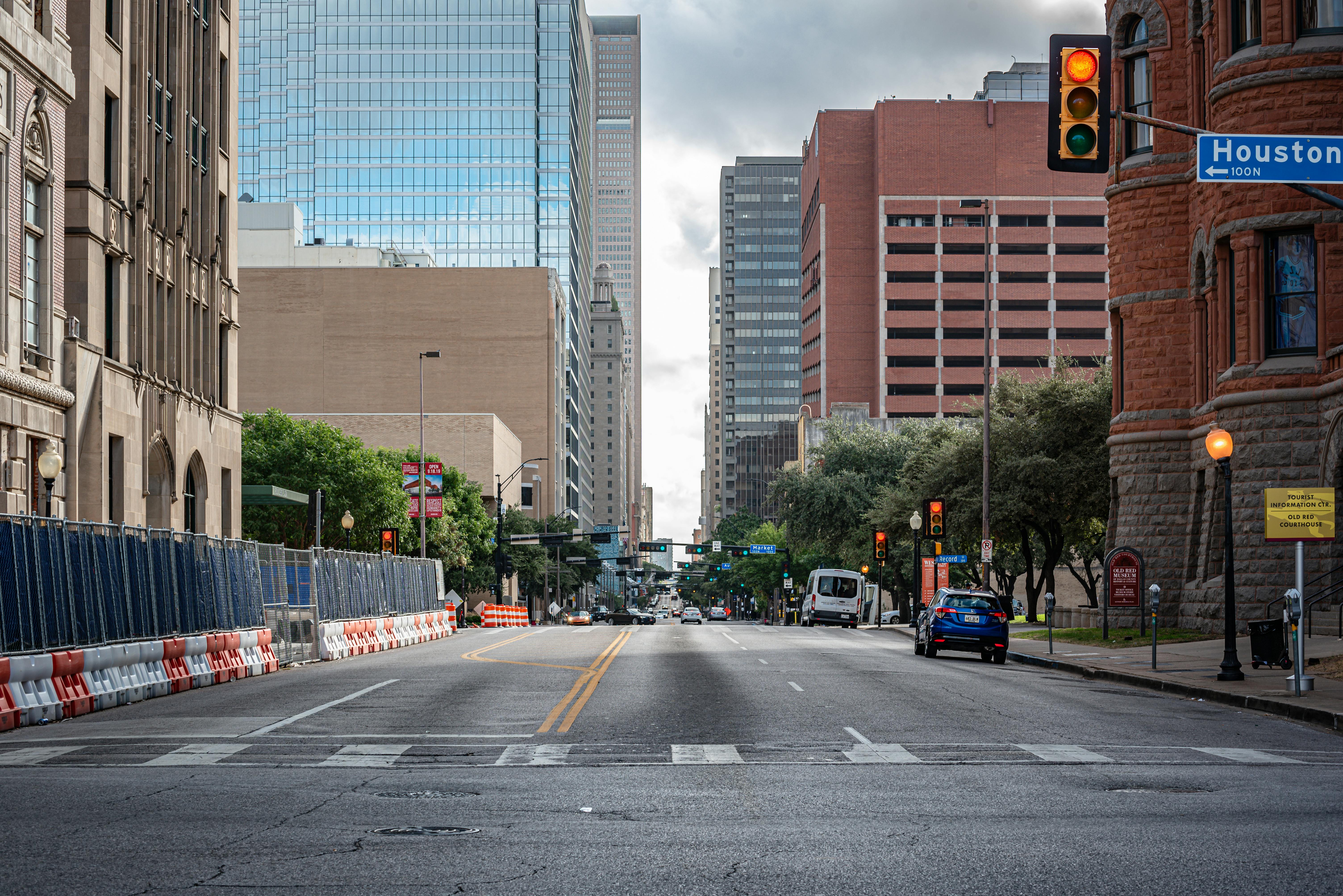 Vista Urbana De La Calle Del Centro De Dallas, Texas · Foto de stock ...
