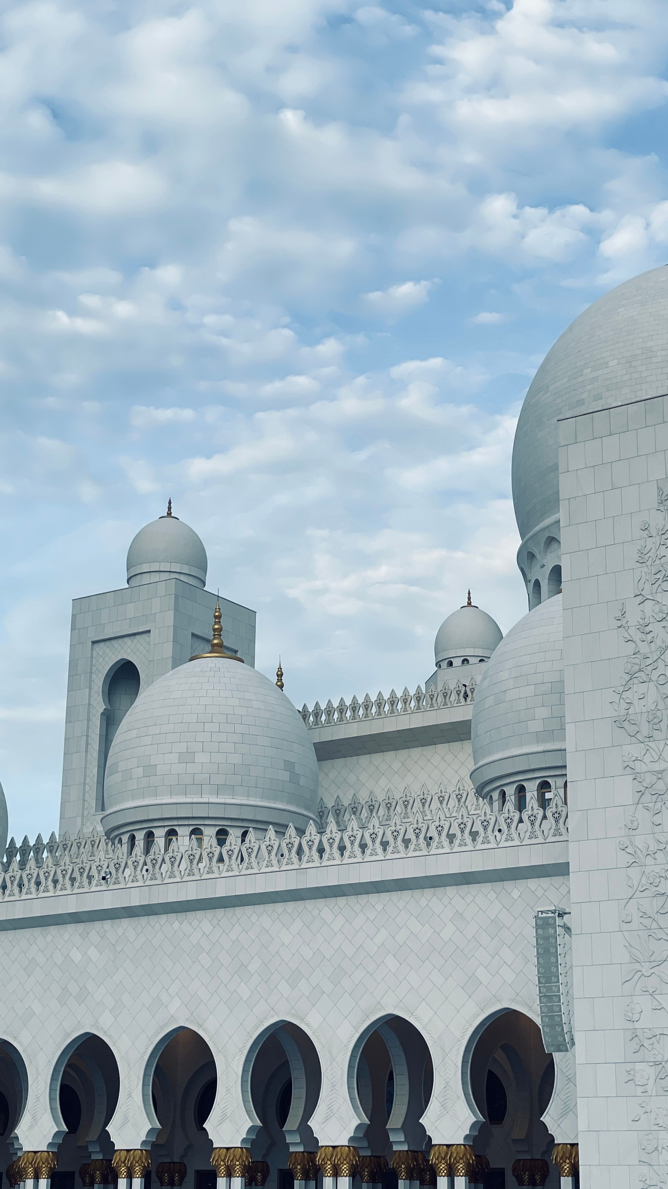 Stunning Architecture of Sheikh Zayed Grand Mosque · Free Stock Photo