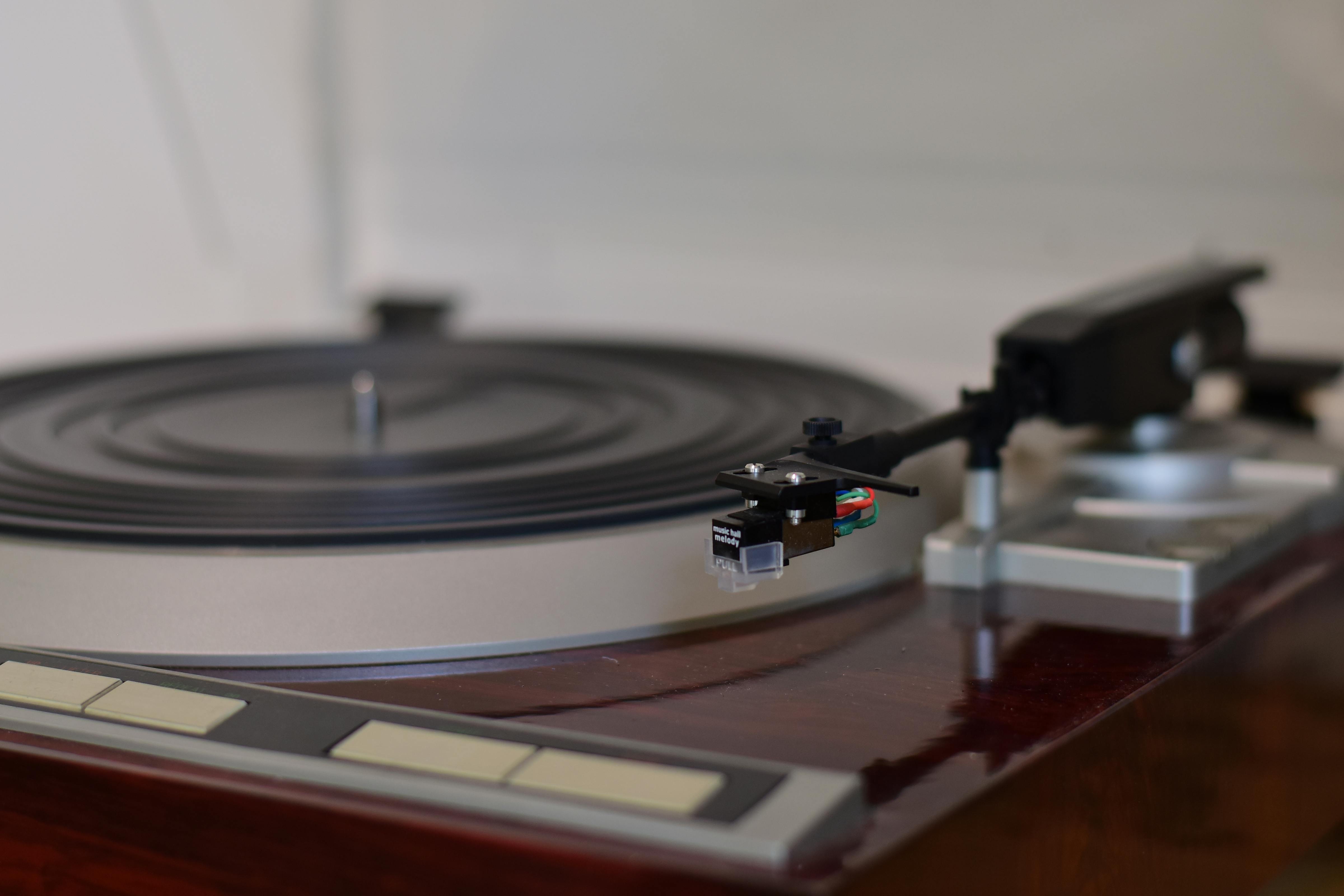 Vintage Record Player with Turntable Needle · Free Stock Photo