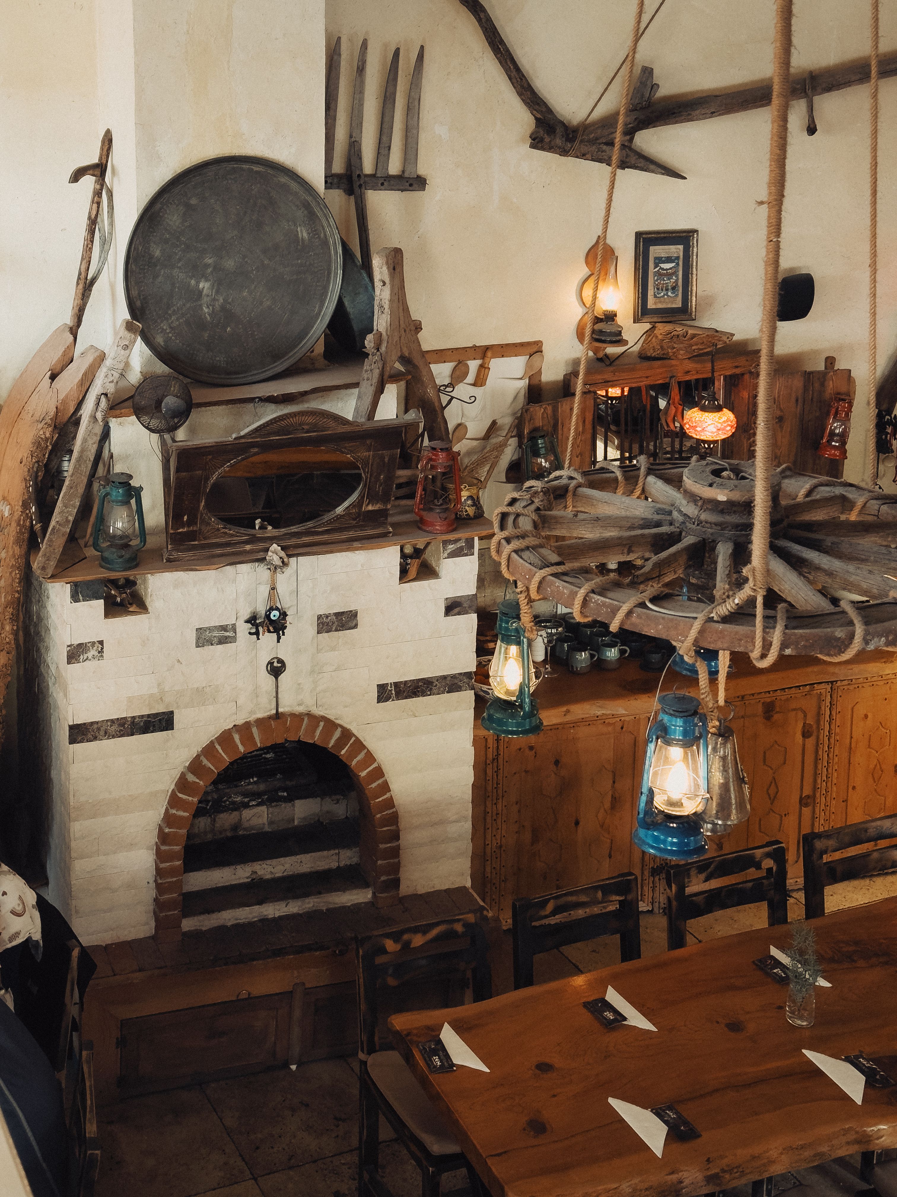 Rustic Cafe Interior with Antique Decor · Free Stock Photo