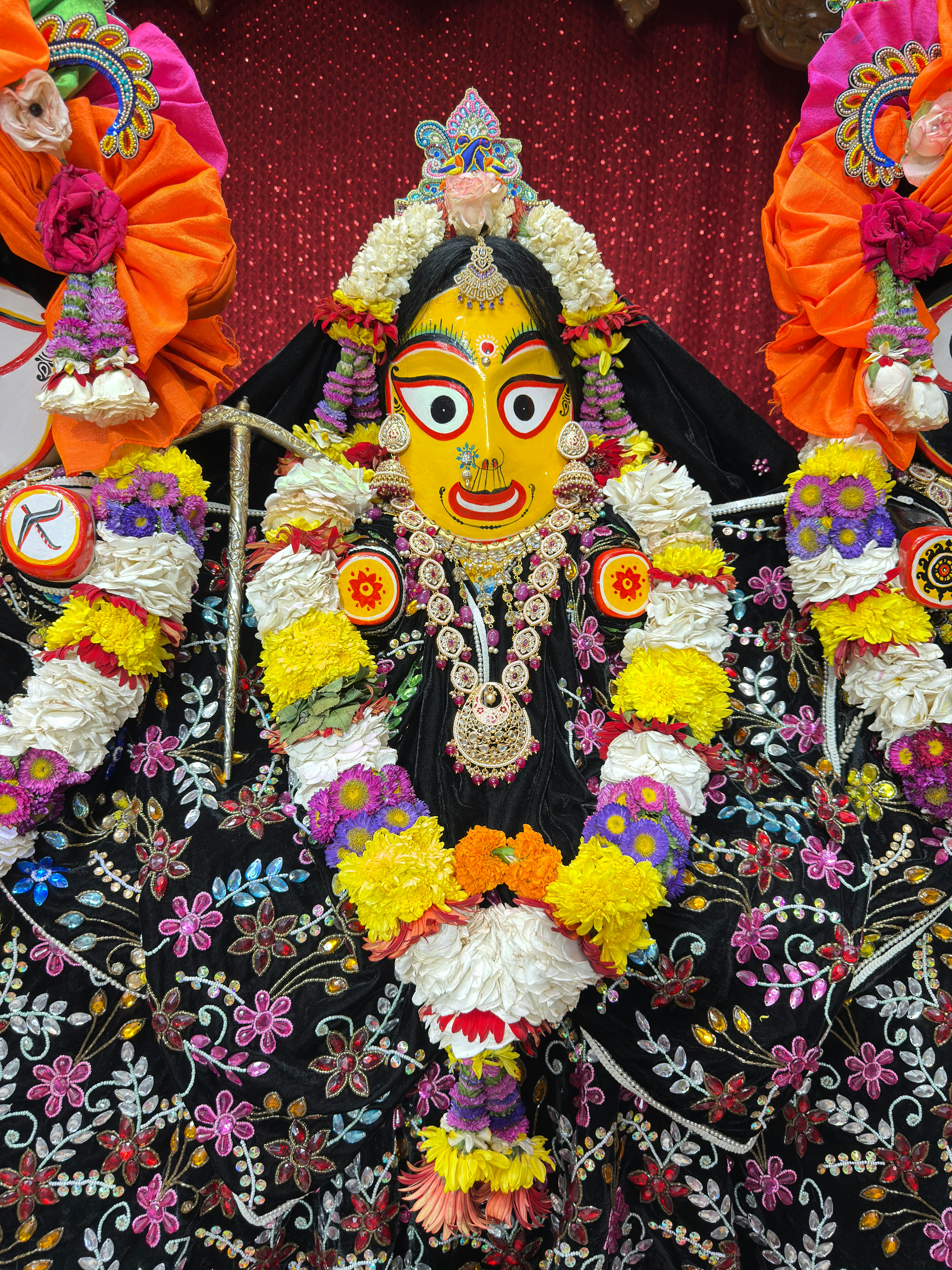 Vibrant Traditional Indian Deity Decoration · Free Stock Photo