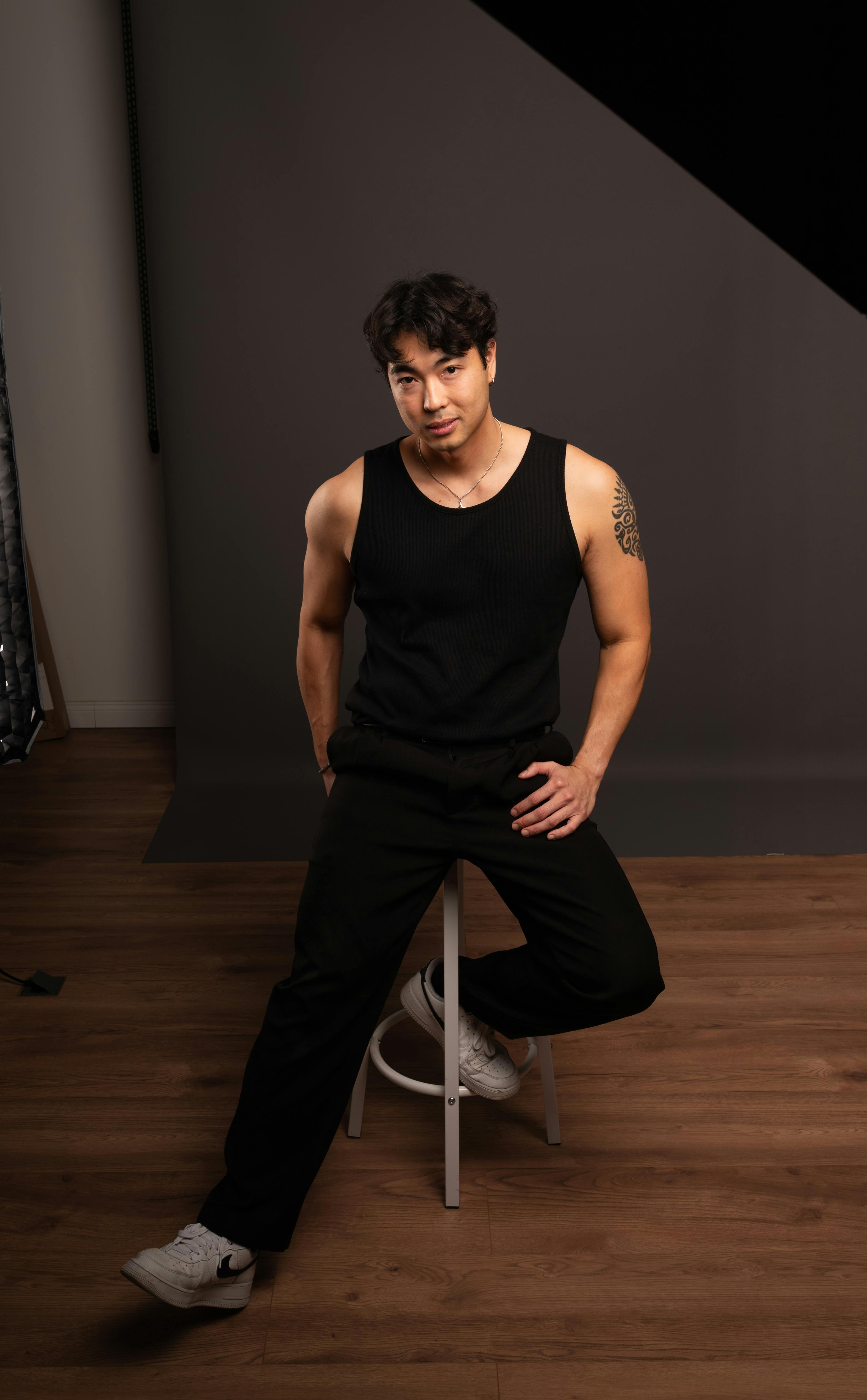 Man Sitting Photos, Download The BEST Free Man Sitting Stock Photos ...