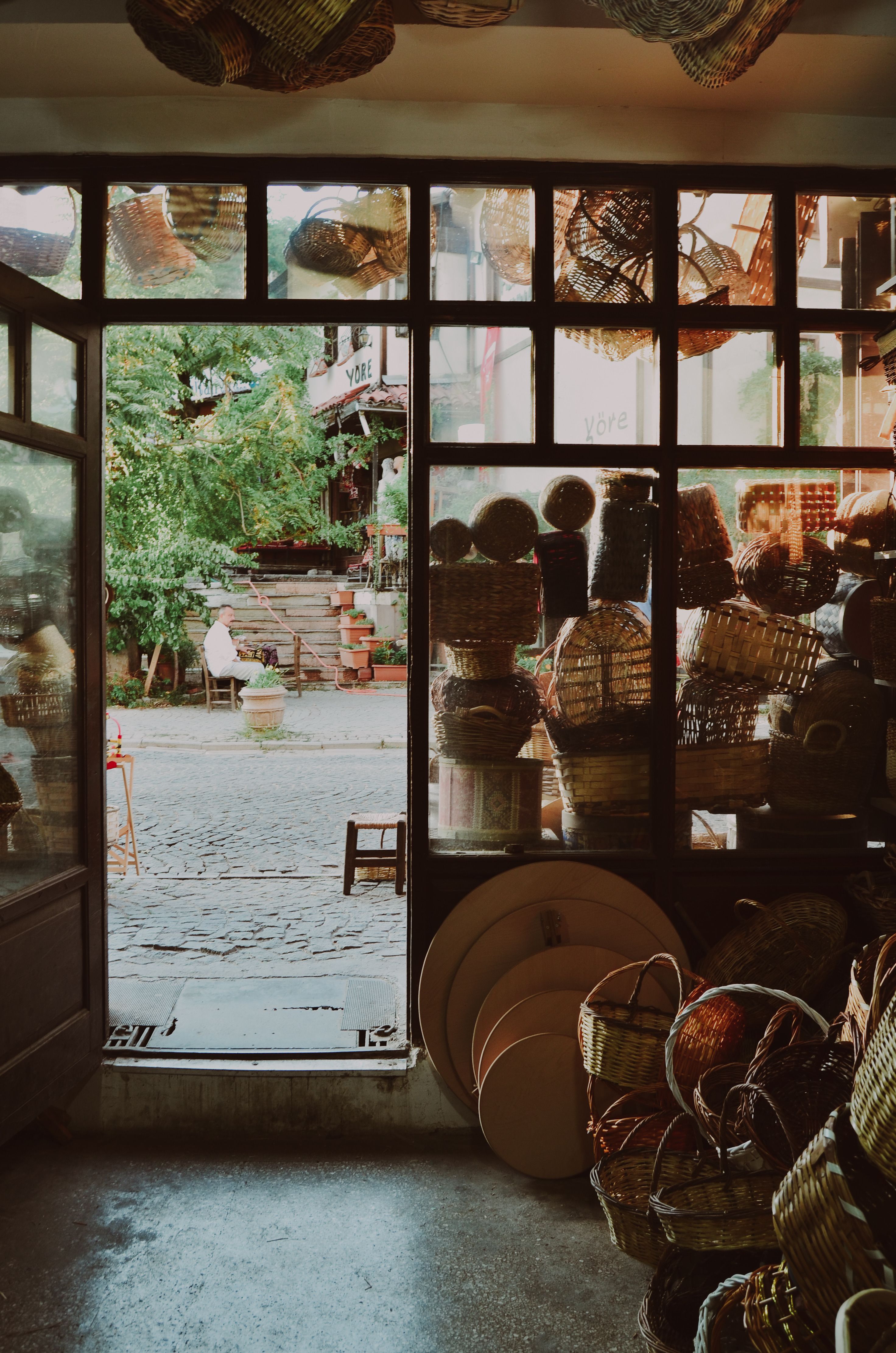 Cozy Handmade Basket Shop with Vintage Charm · Free Stock Photo
