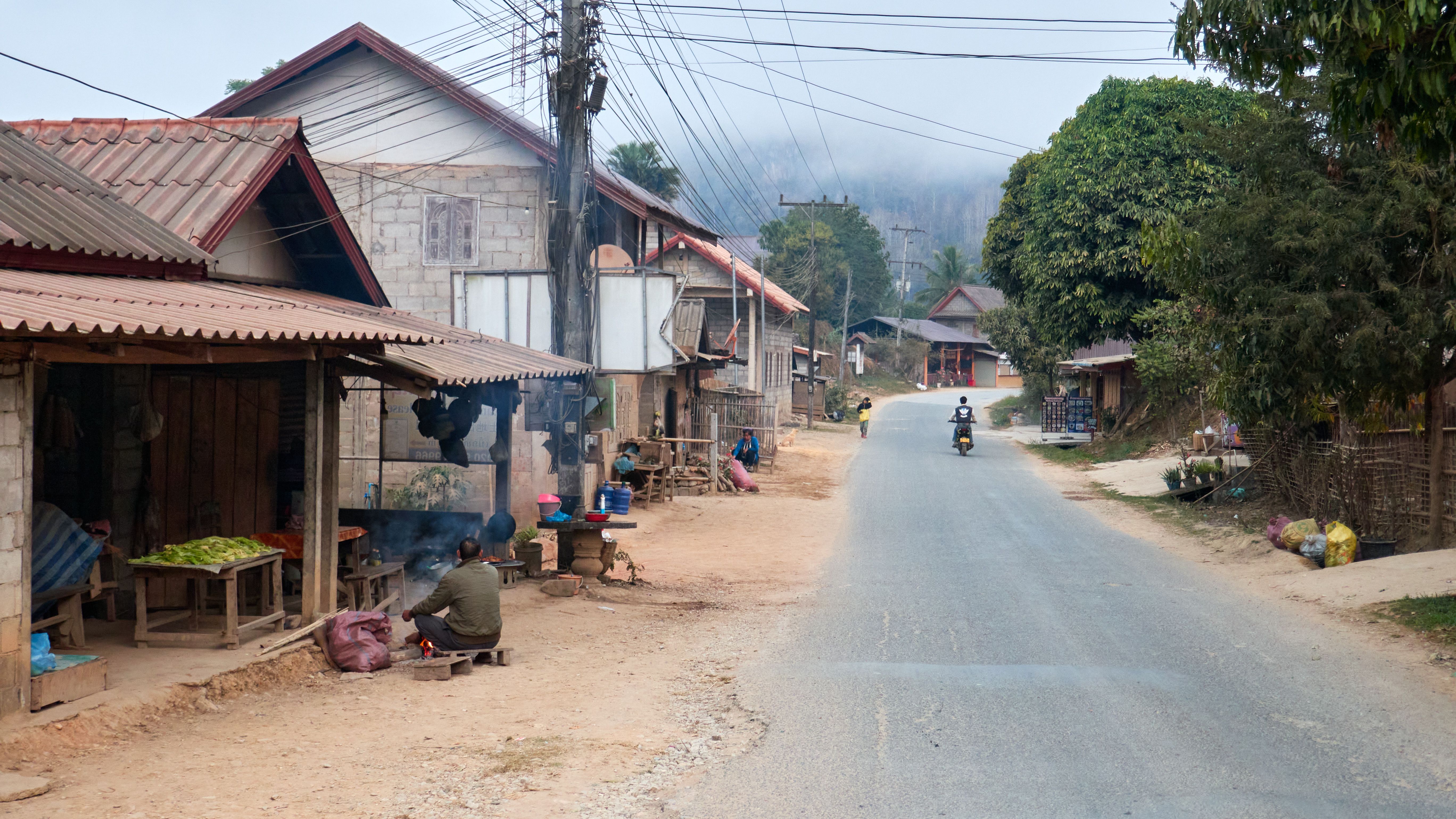 Road With House Photos, Download The BEST Free Road With House Stock ...