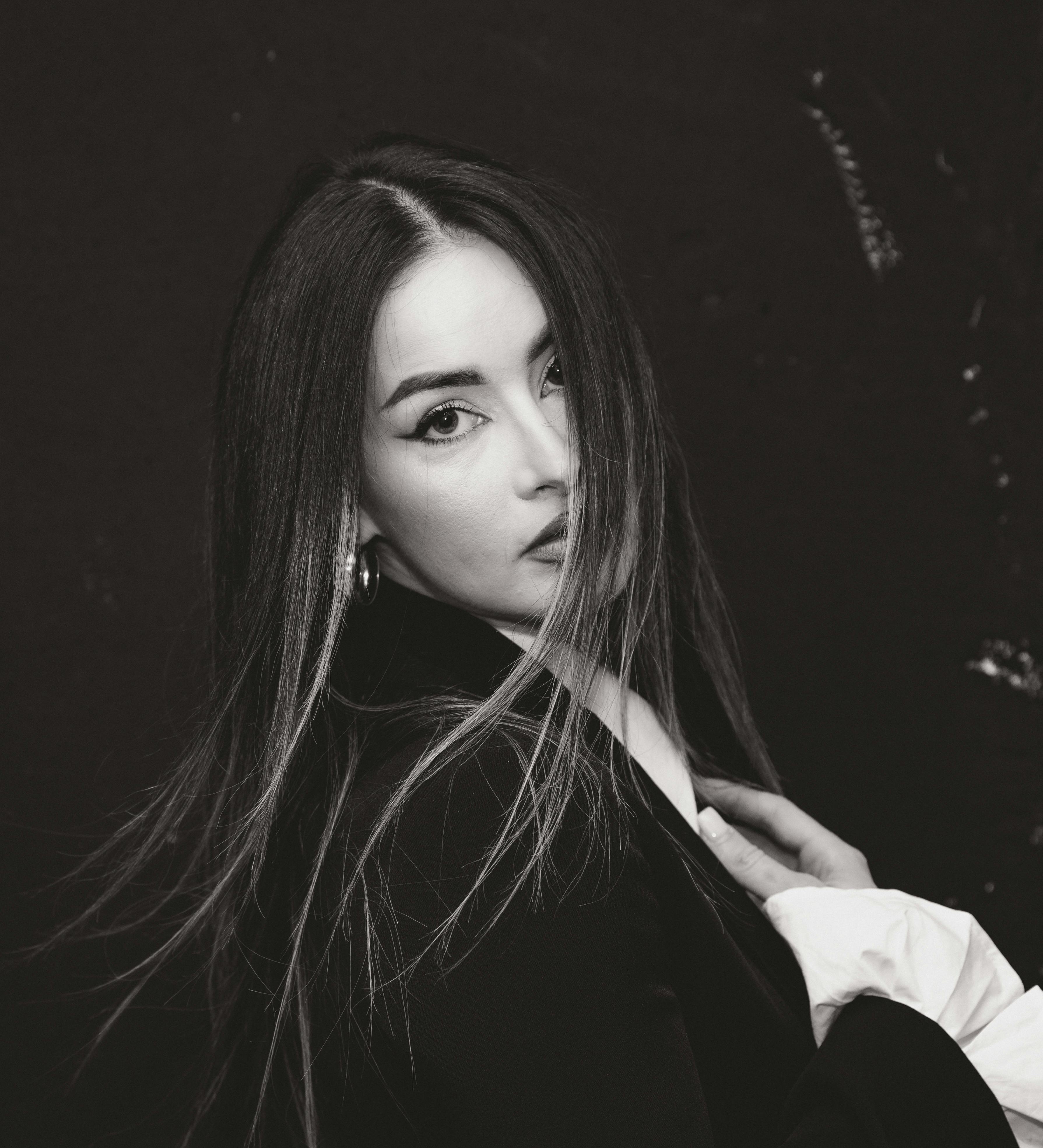 Elegant Black and White Portrait in Munich · Free Stock Photo