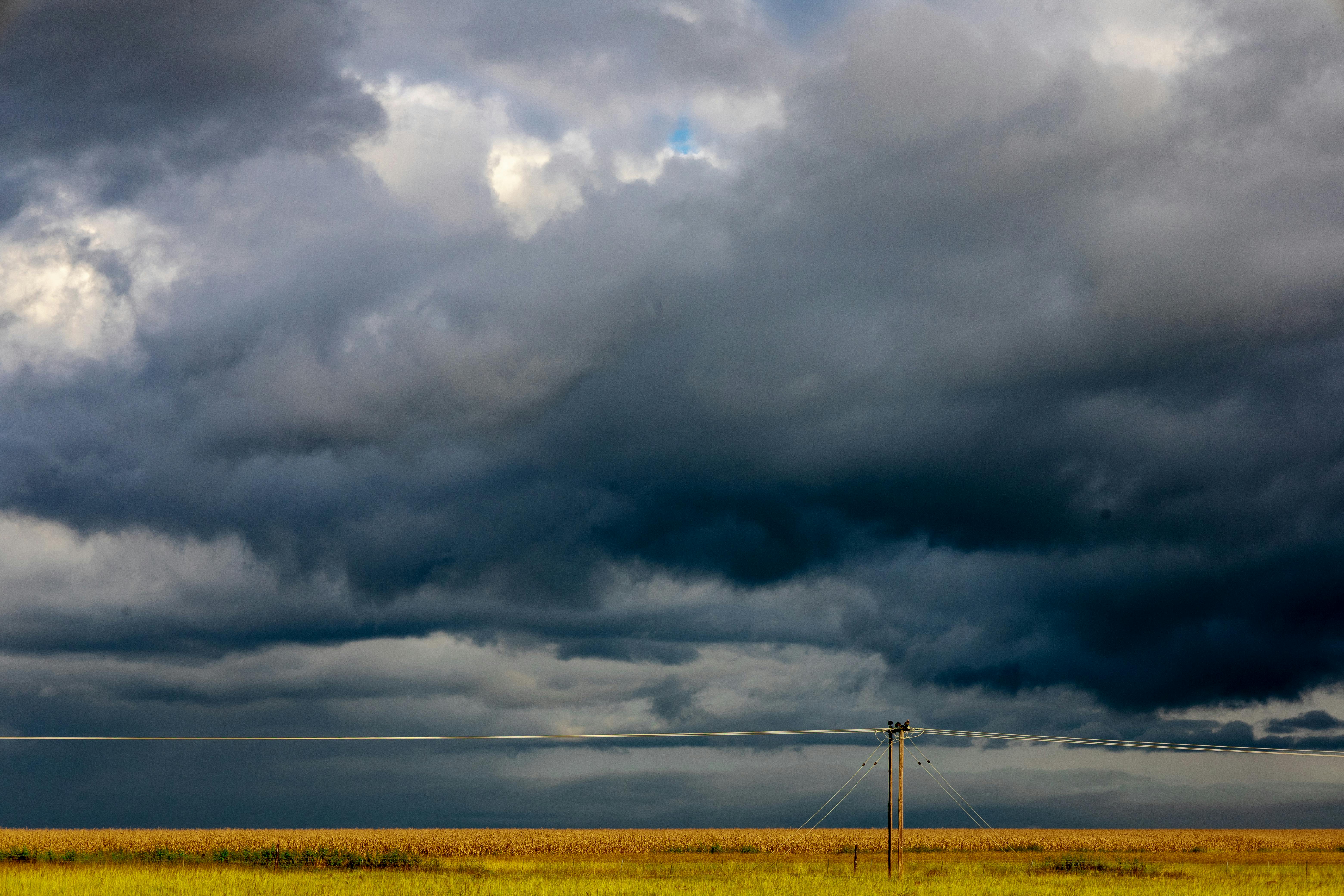 Dramatic Cloudscape Over Open Field in South Africa · Free Stock Photo
