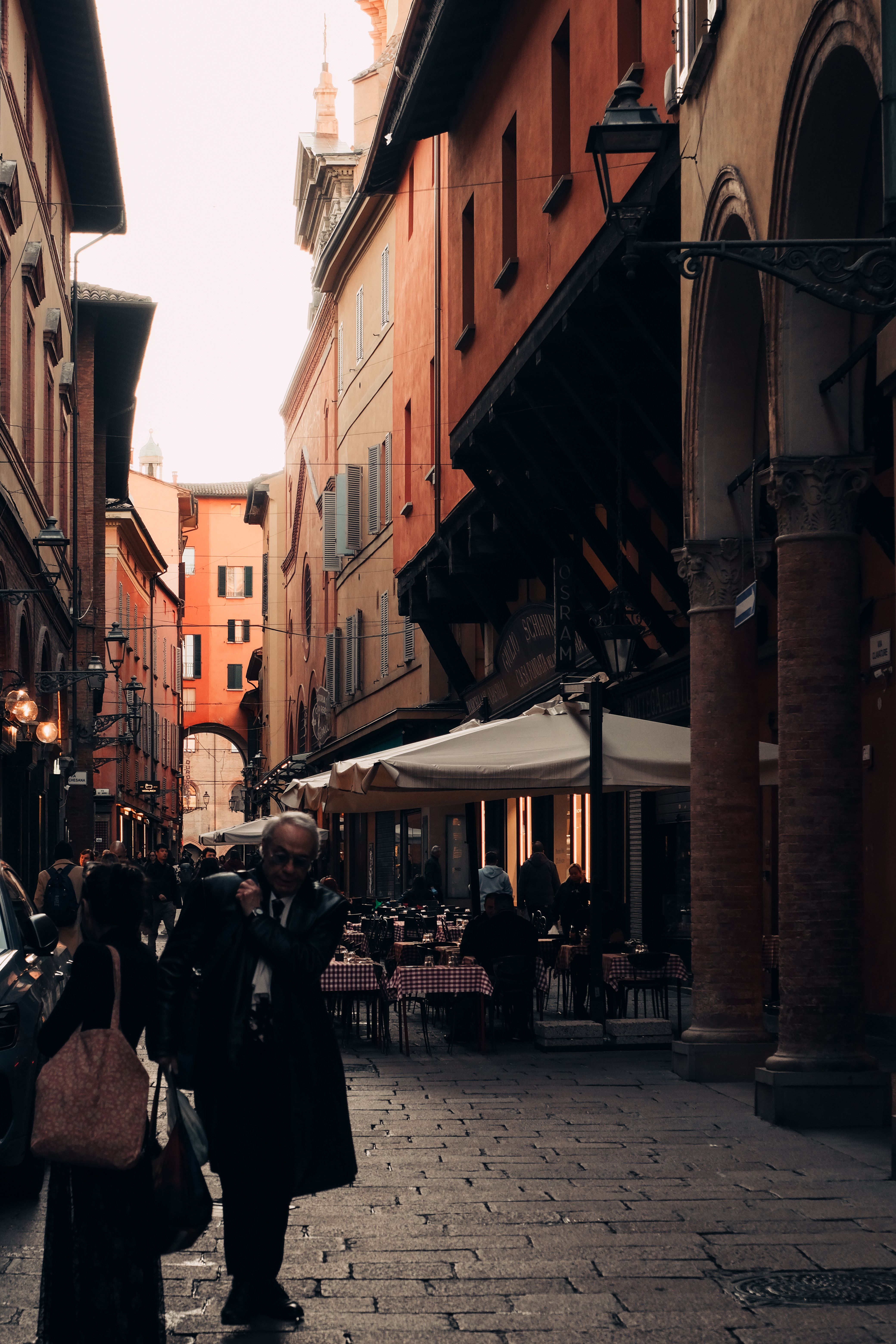 Charming Italian Street in Bologna at Dusk · Free Stock Photo