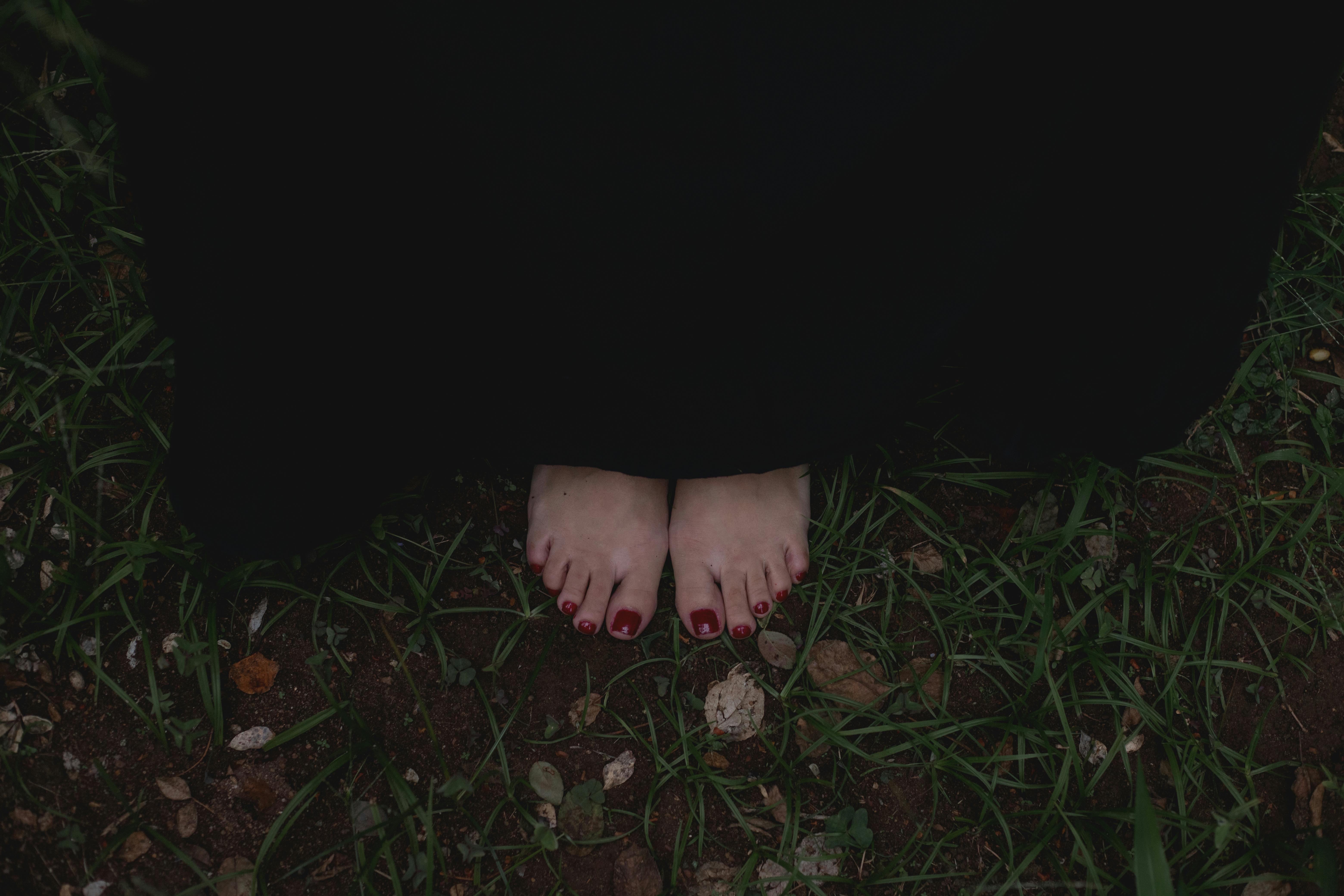Feet Grounded Photos, Download The BEST Free Feet Grounded Stock Photos ...
