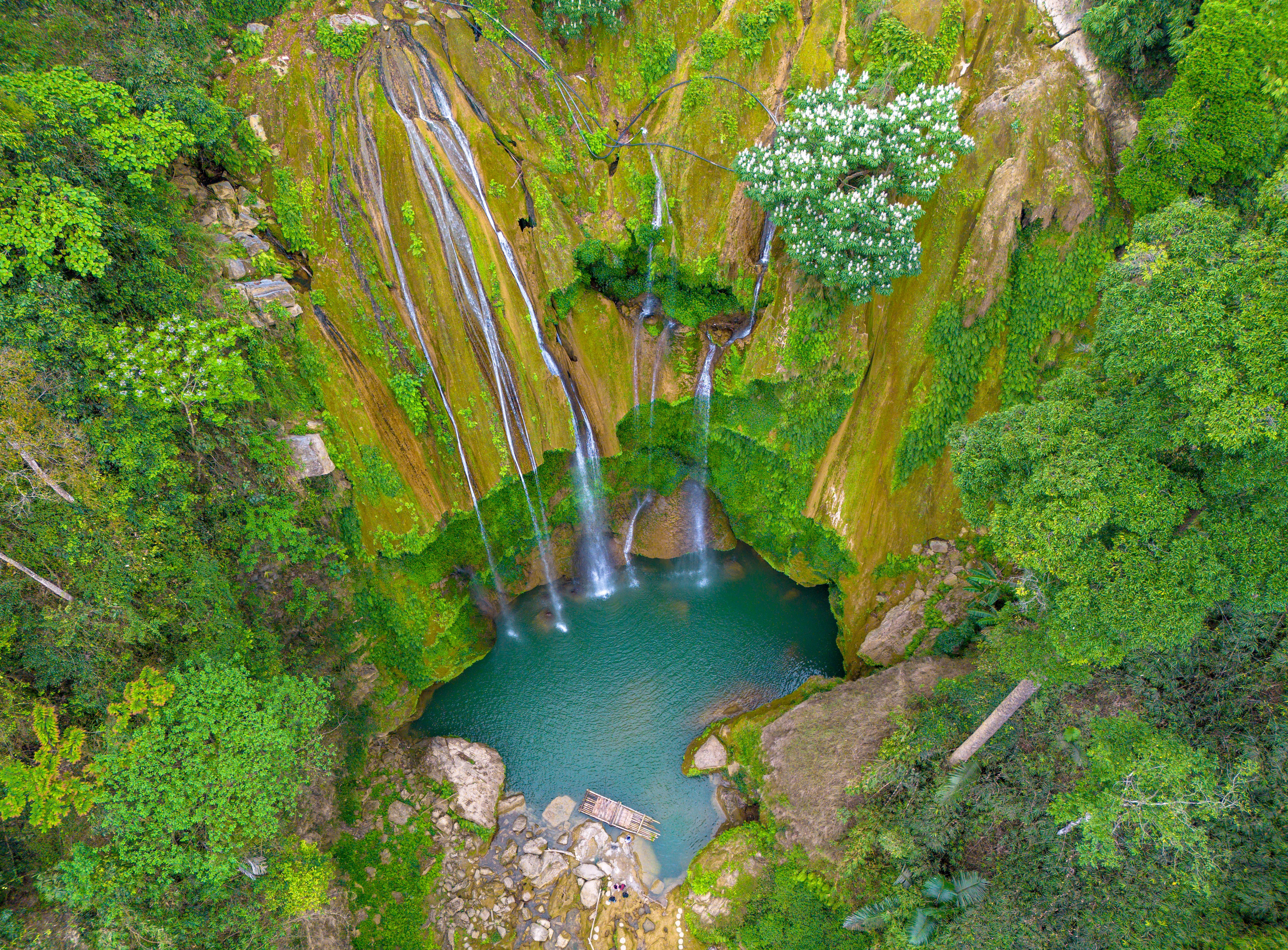 Impresionante Vista Aérea De La Cascada De Chiềng Khoa · Foto de stock gratuita