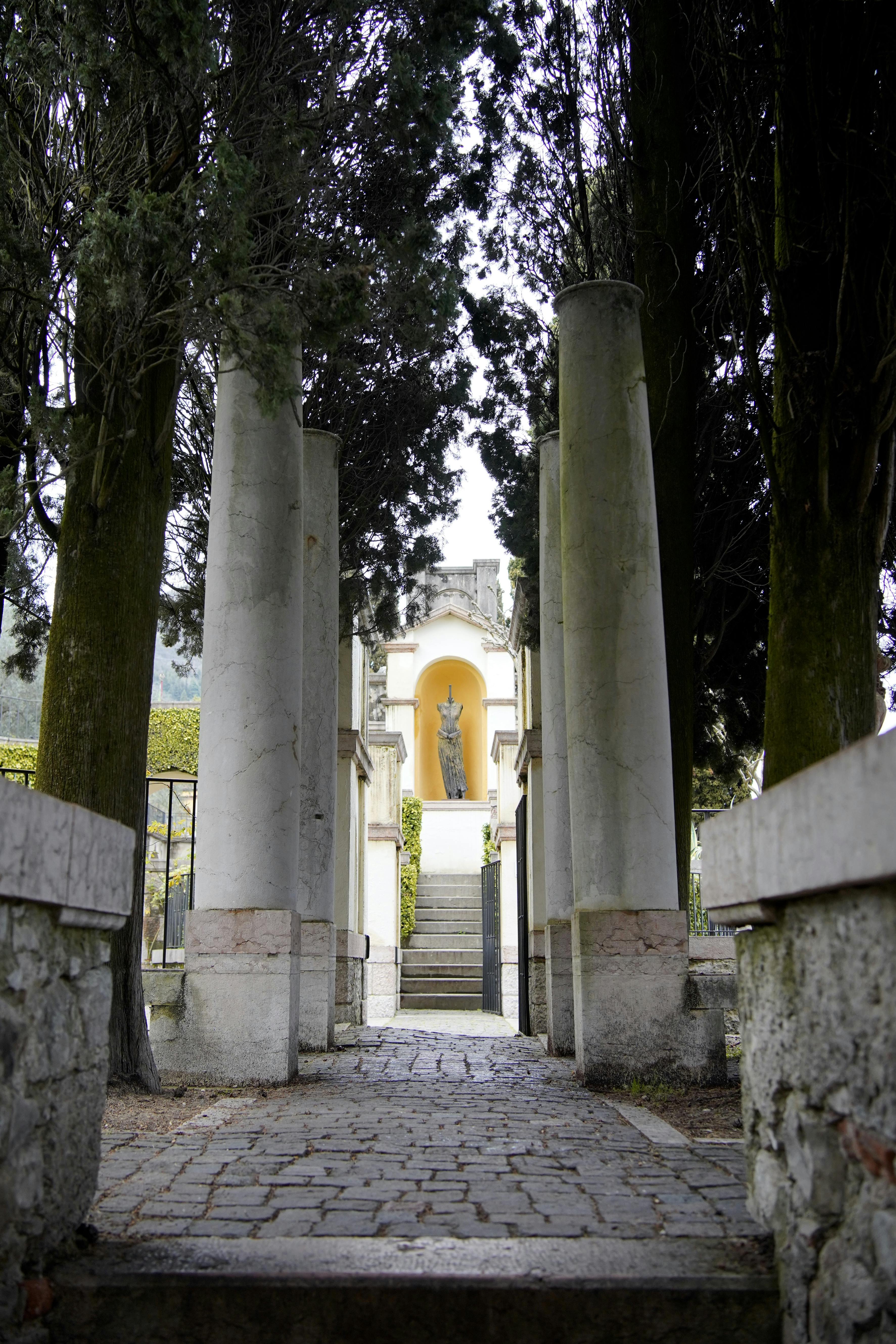 Historic Marble Columns and Statue in Gardone Riviera · Free Stock Photo