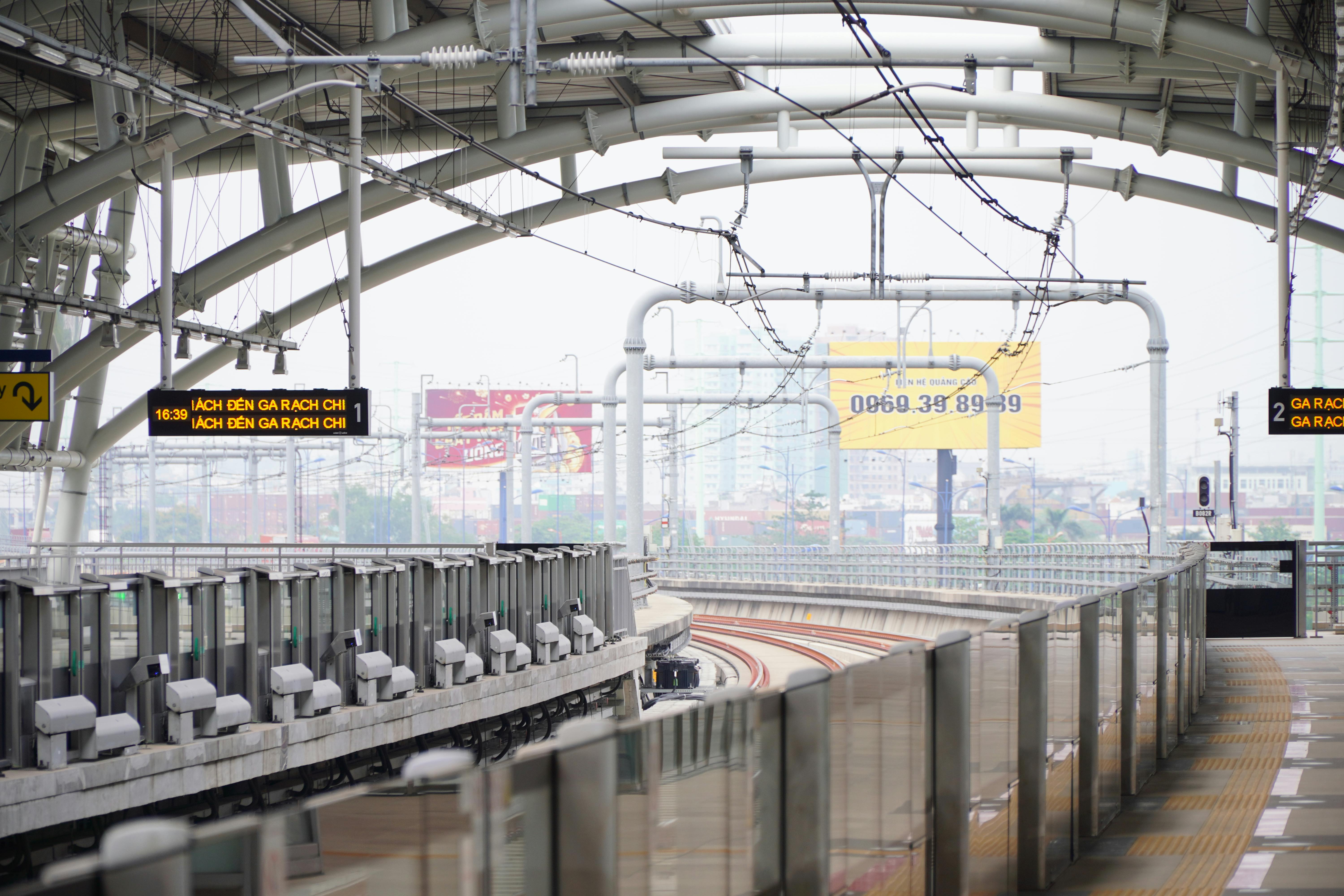 Urban Train Station with Modern Architecture · Free Stock Photo