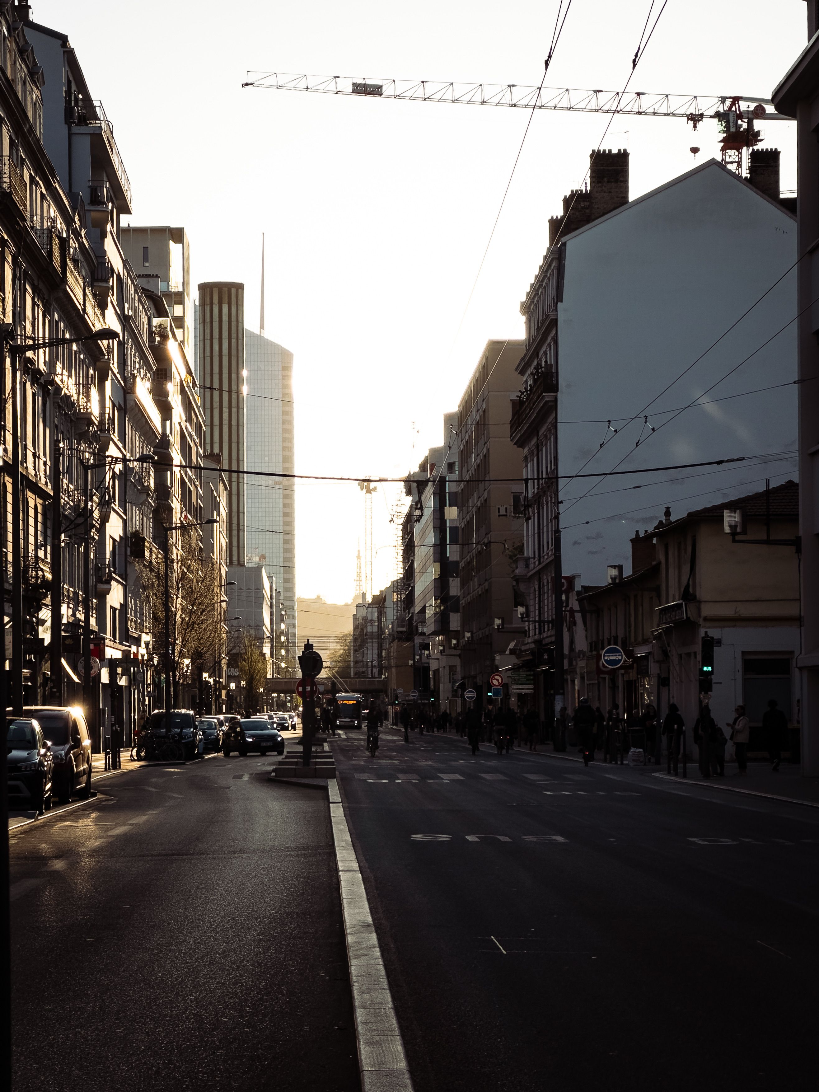 Urban Street Scene with Pedestrian Crossing · Free Stock Photo