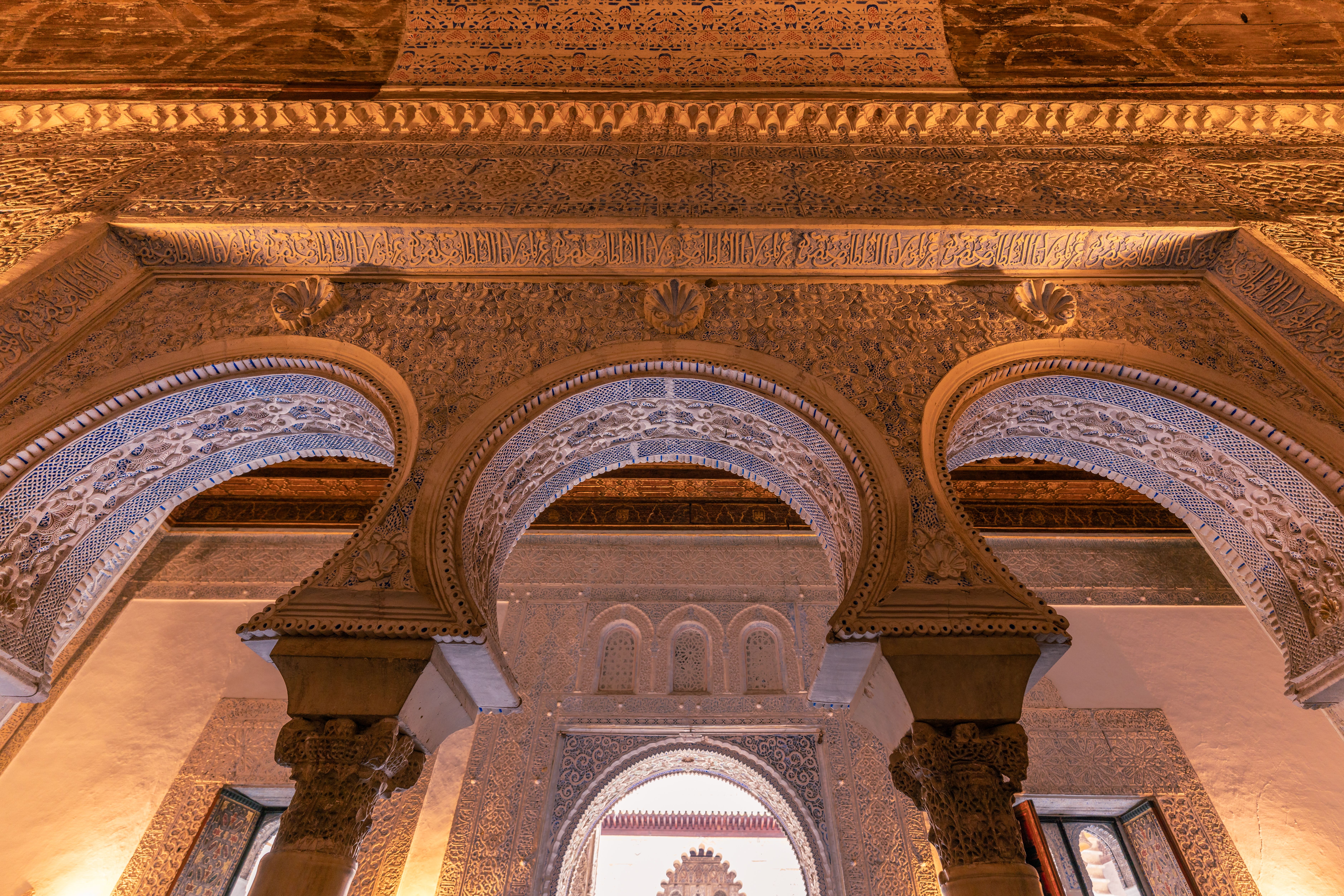 Intricate Islamic Arches in Sevilla Palace · Free Stock Photo