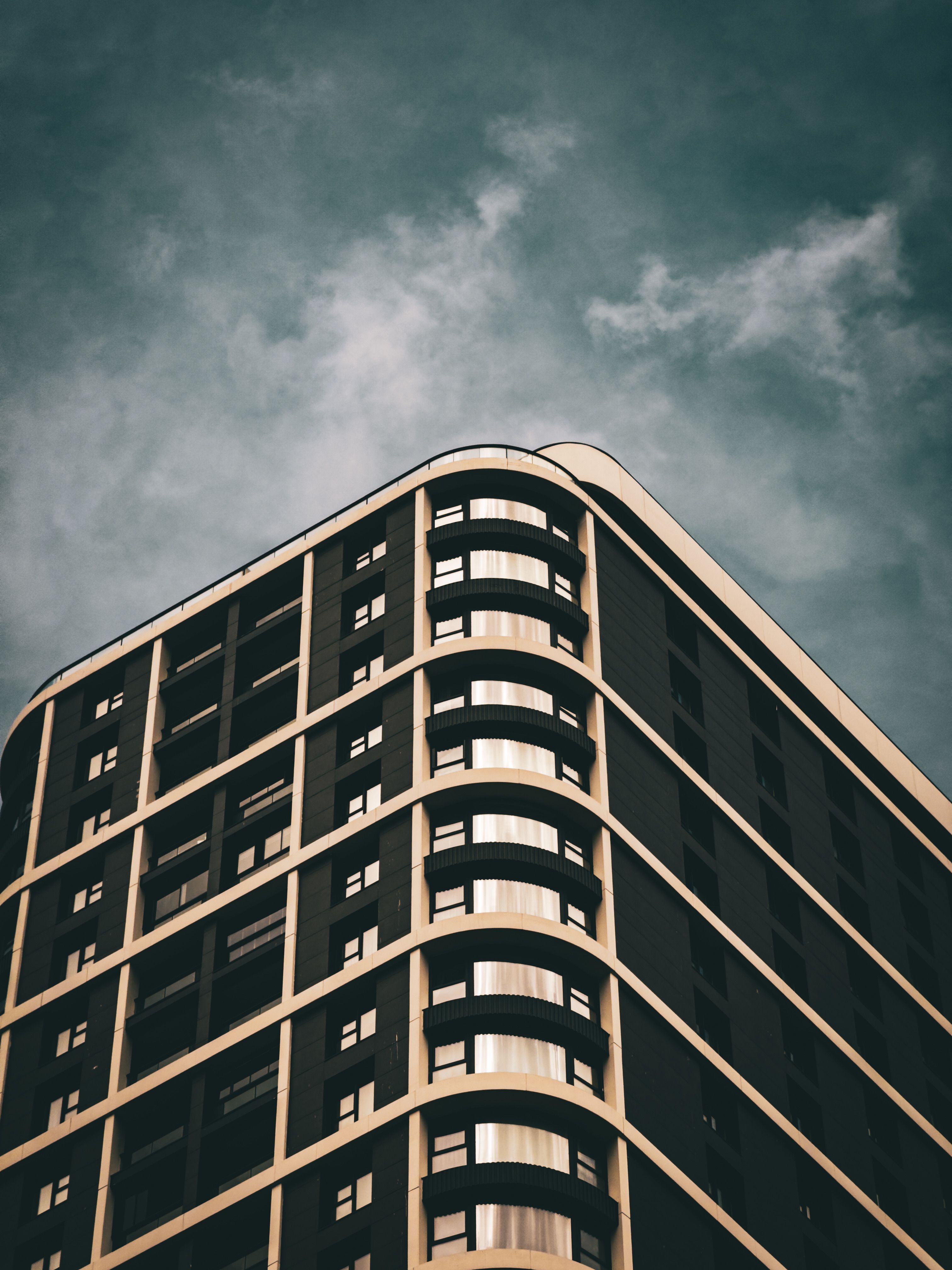 Edificio Arquitectónico Moderno En El Horizonte De Ankara · Foto de ...