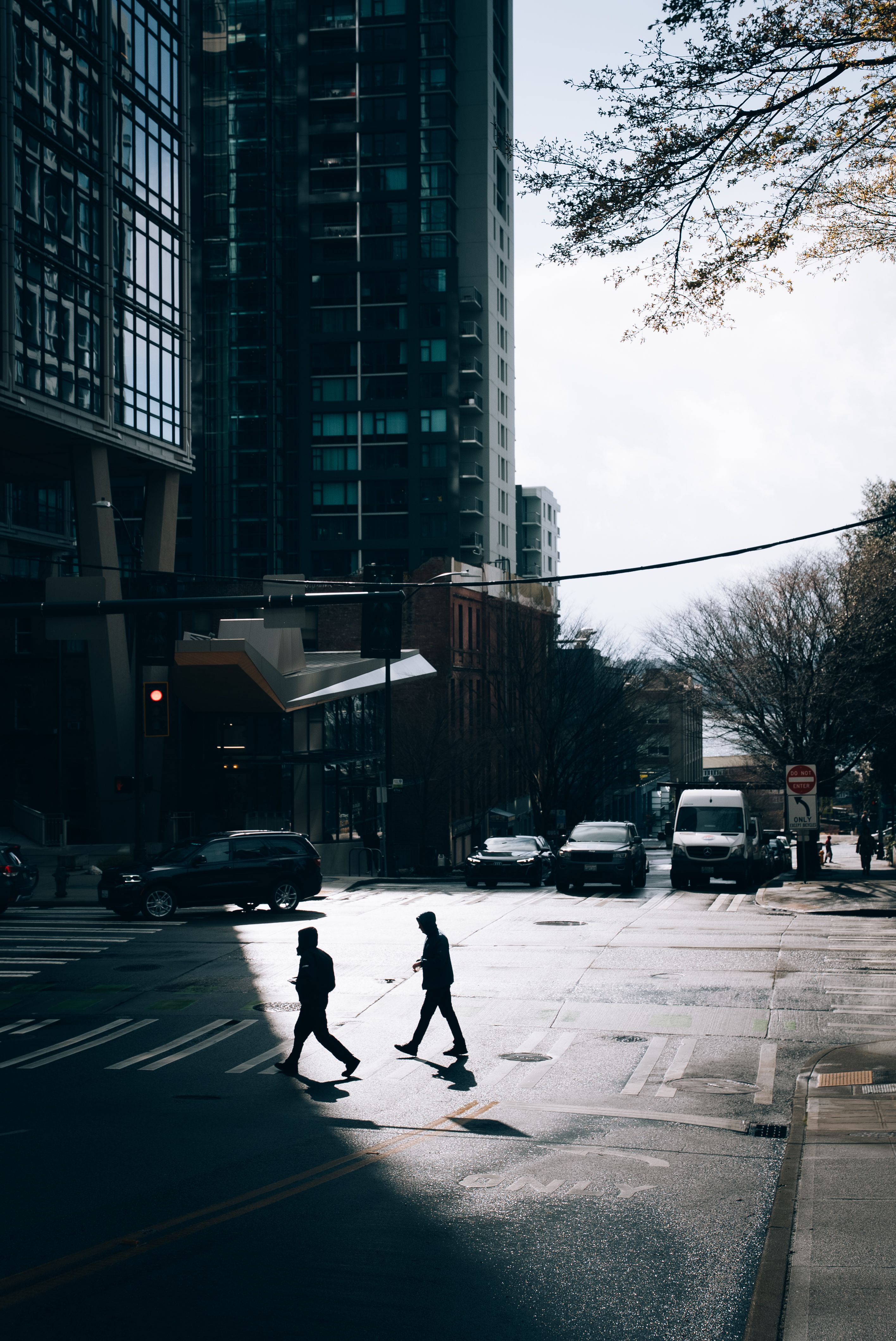 Urban Street Scene in Seattle at Dusk · Free Stock Photo