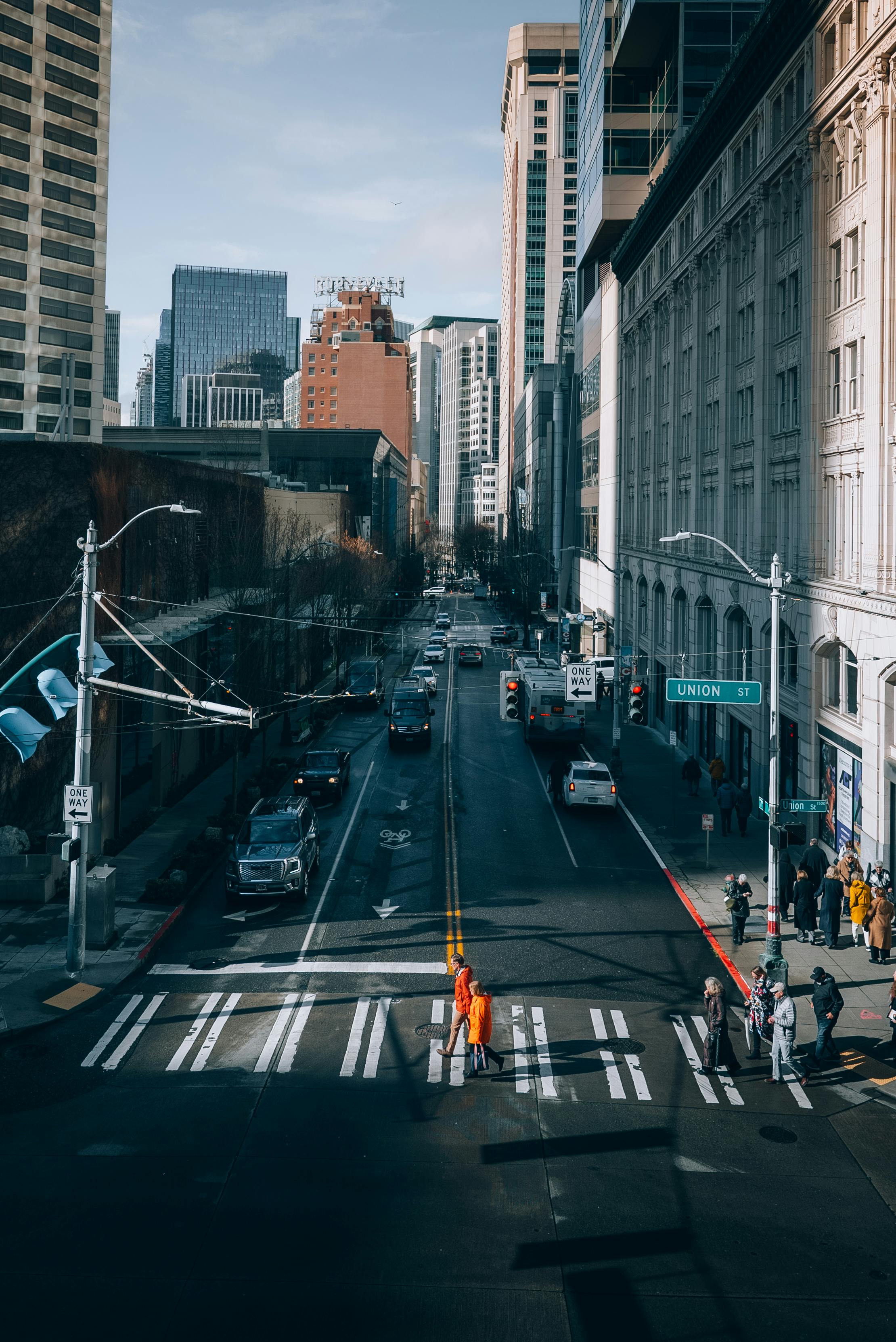 Vibrant Seattle Street Scene Captured from Above · Free Stock Photo