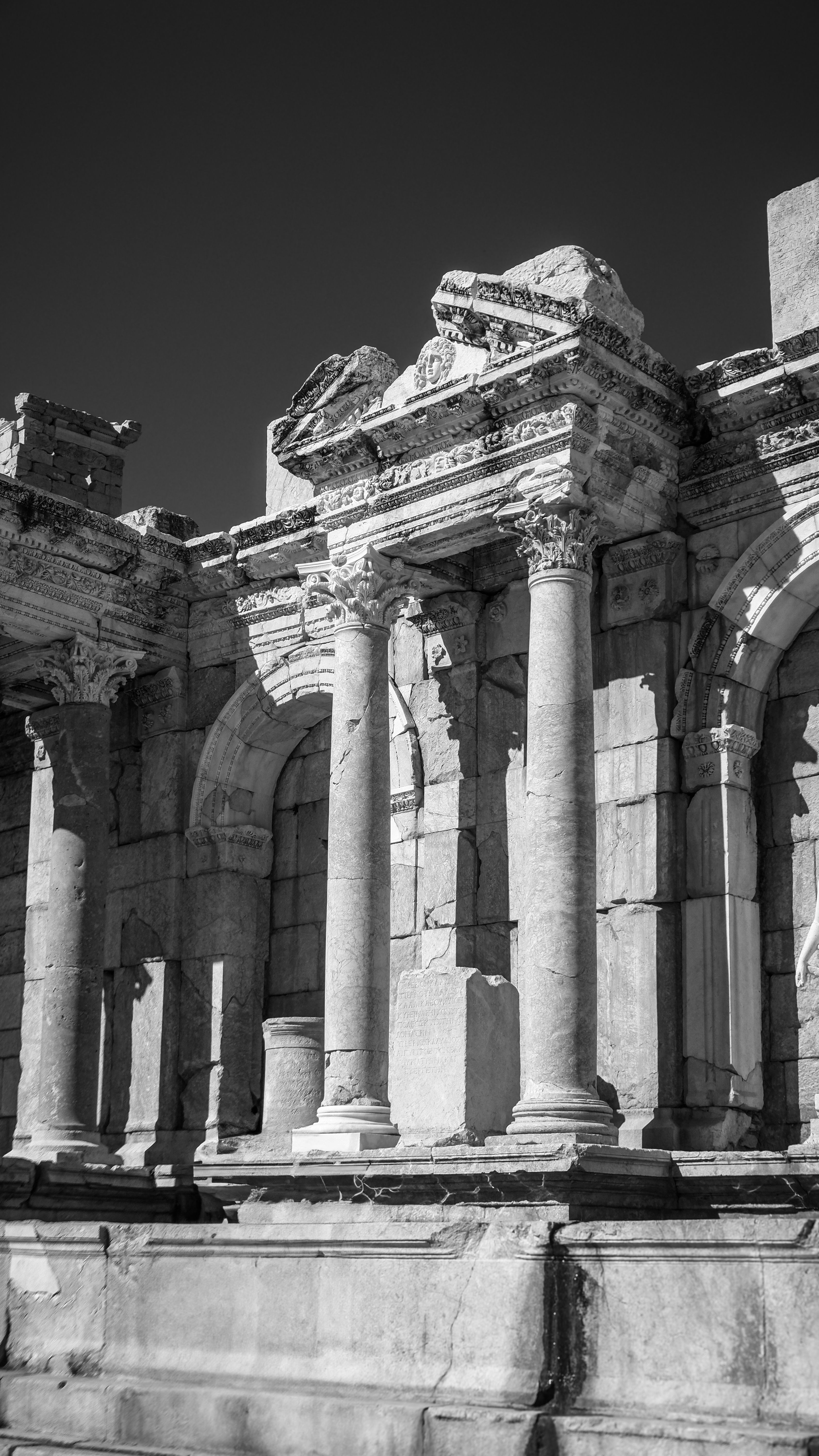 Ancient Roman Ruins in Black and White · Free Stock Photo