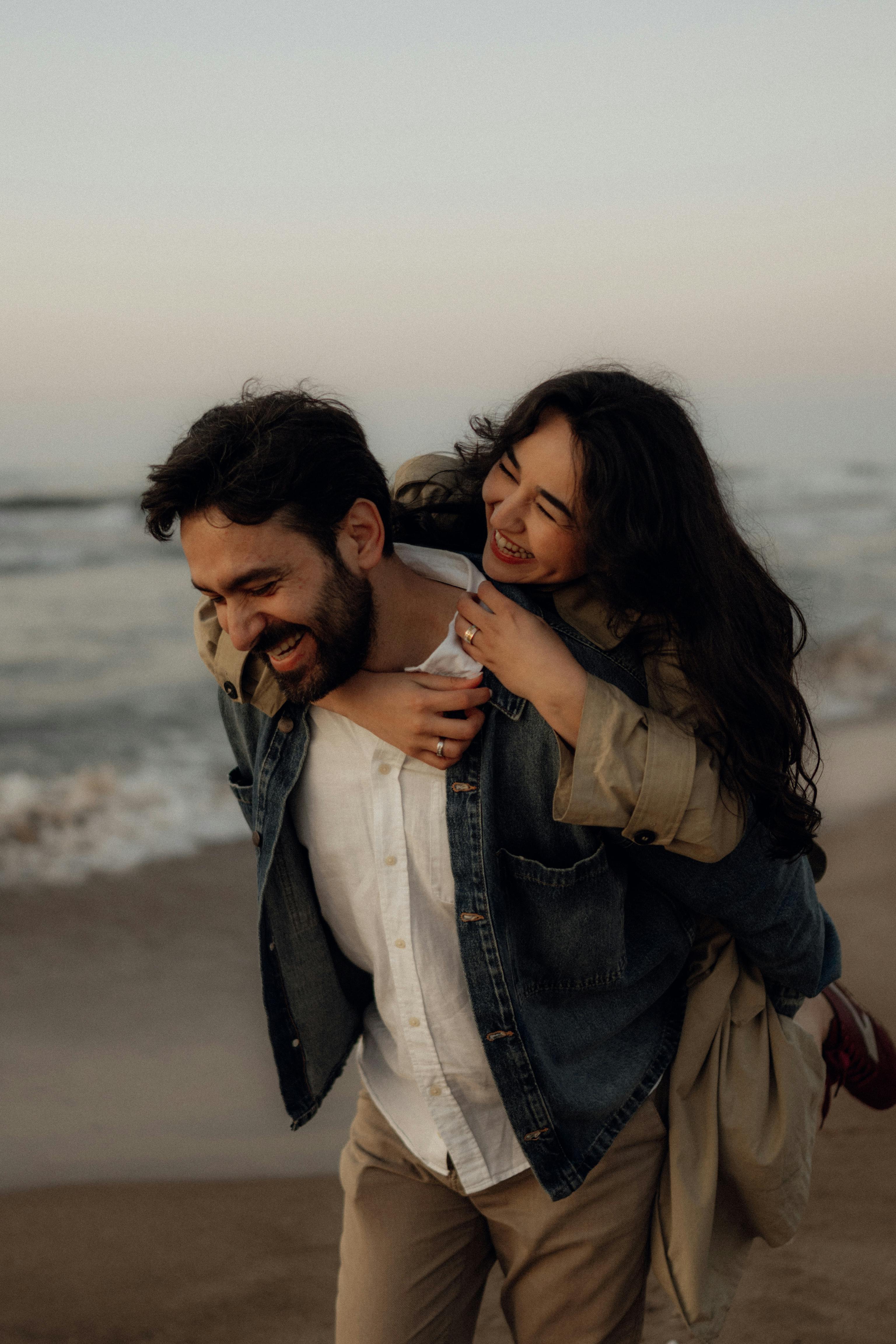 Love Couple Hug Photos, Download The BEST Free Love Couple Hug Stock ...