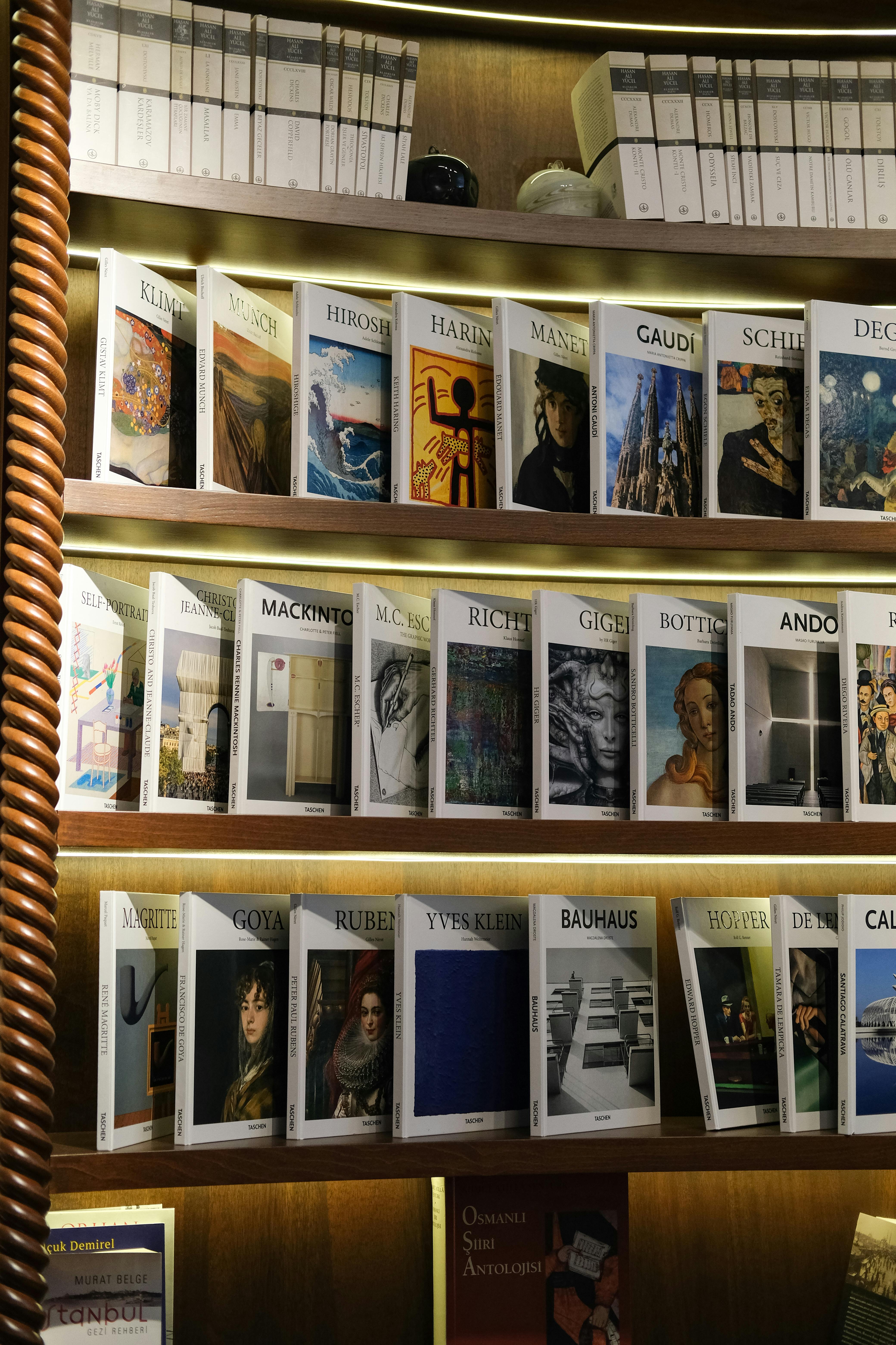 Art Books Display in İstanbul Bookshop · Free Stock Photo