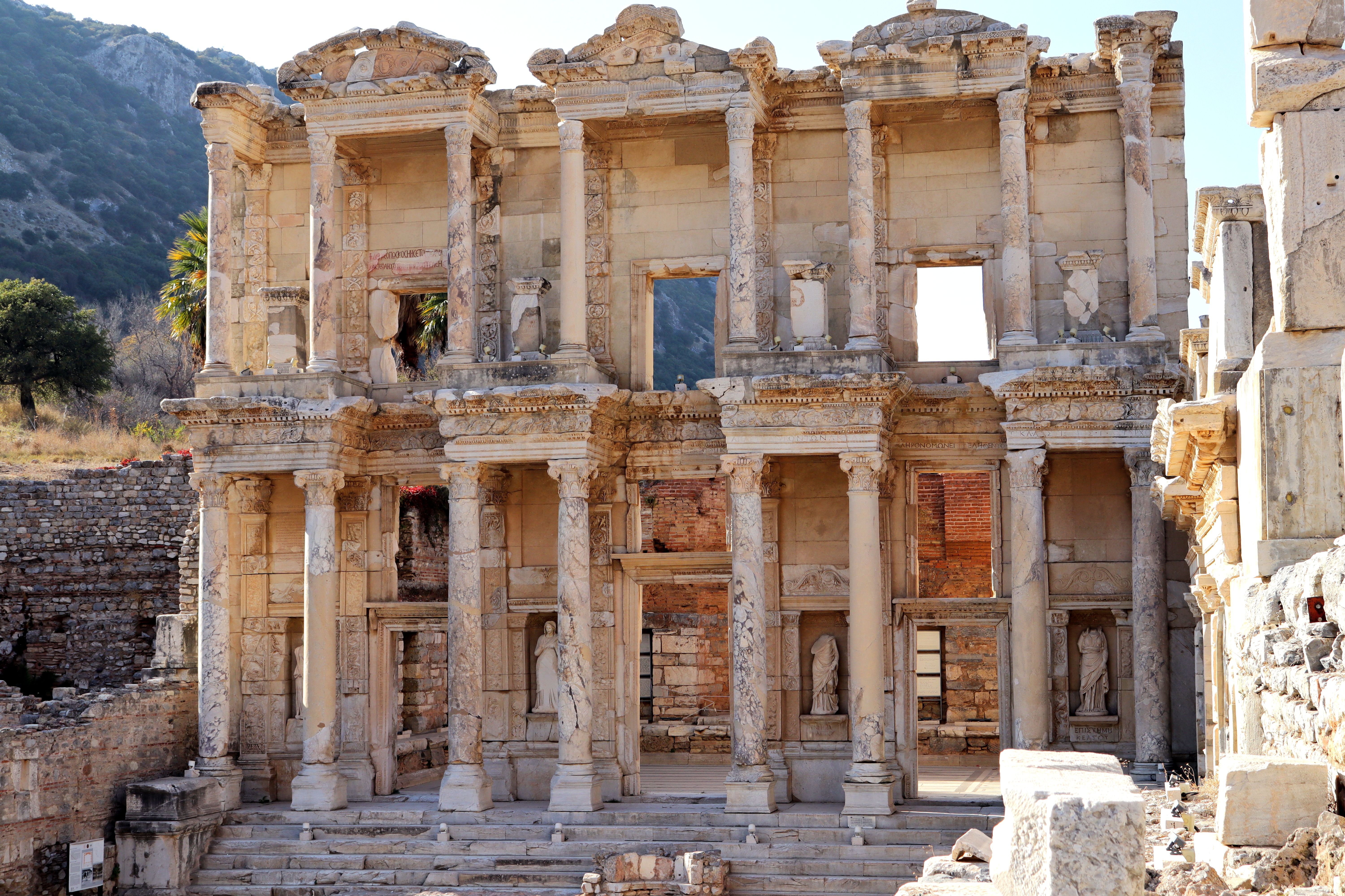 Bibliothèque De Celse, Ruines De La Cité Grecque Antique D'éphèse ...