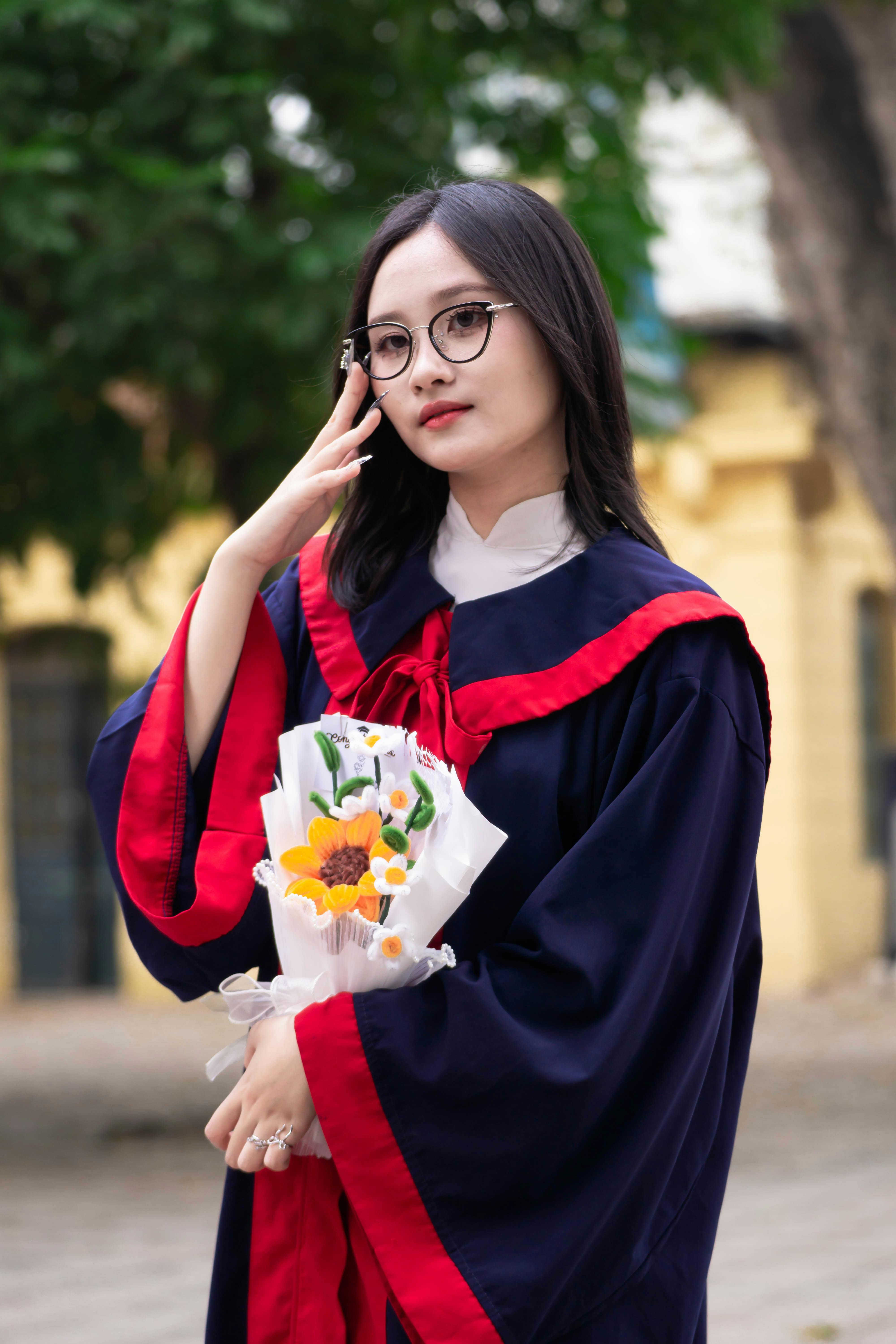 Graduation Women Photos, Download The BEST Free Graduation Women Stock ...