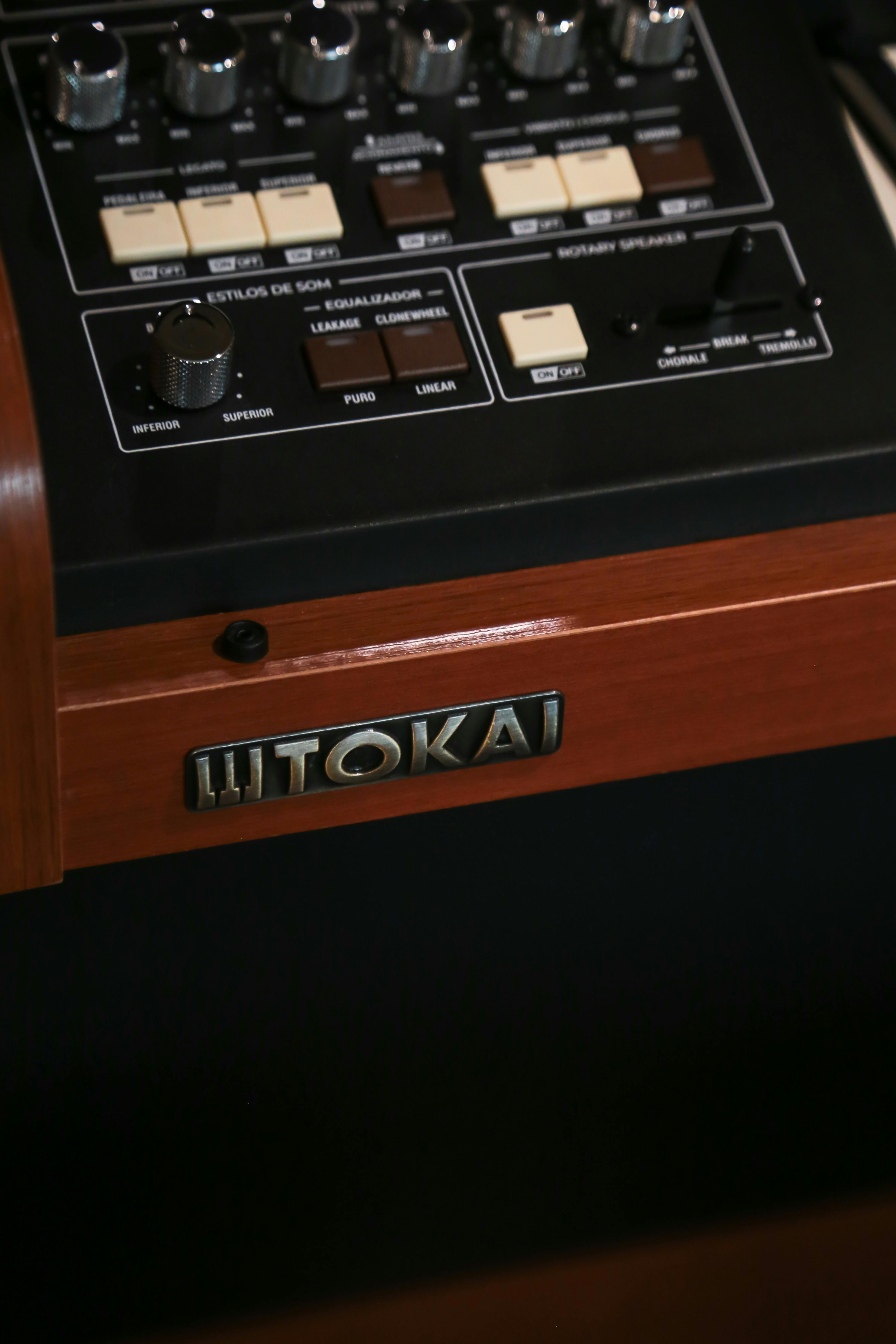 Close-up of Vintage Tokai Electric Organ · Free Stock Photo