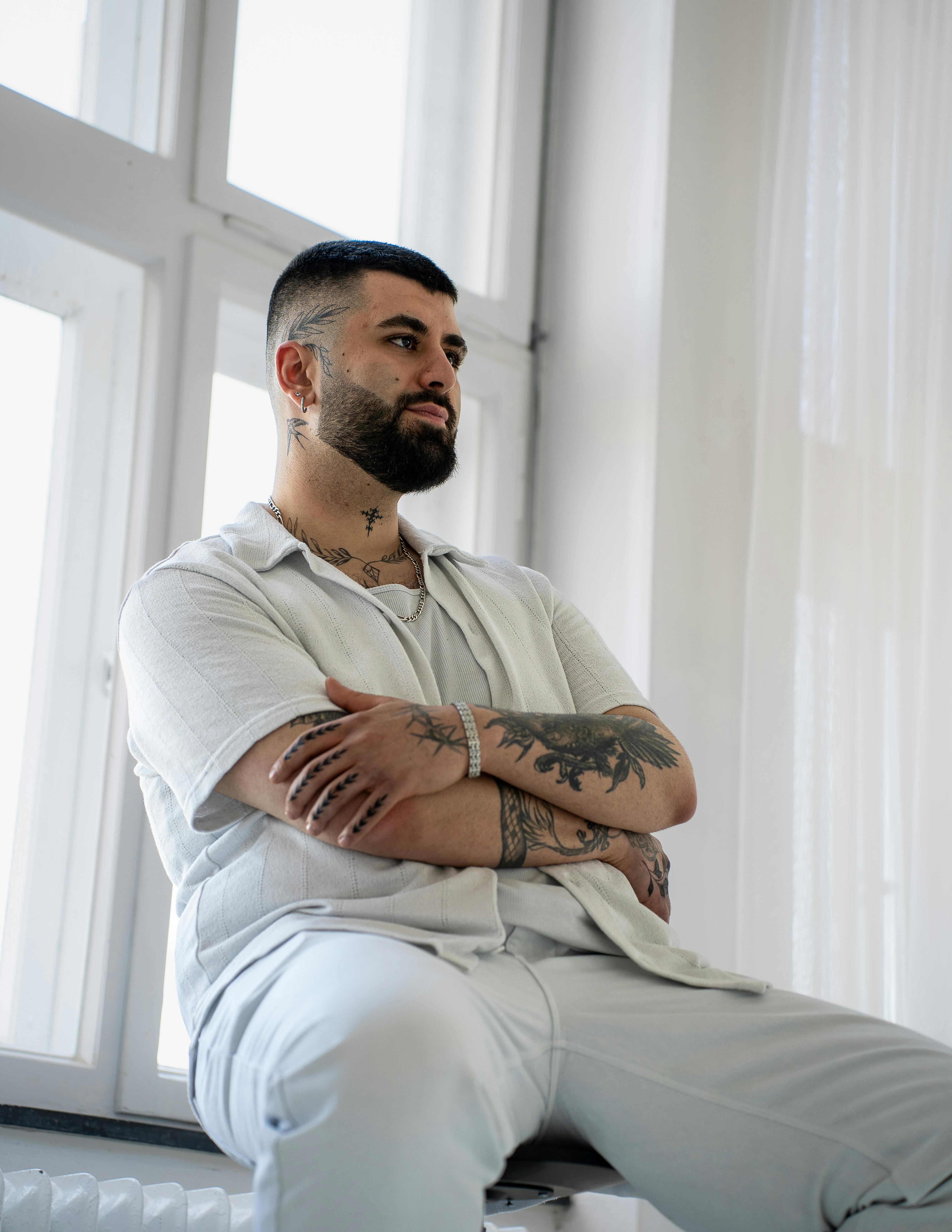 Chic Windows Photos, Download The BEST Free Chic Windows Stock Photos ...