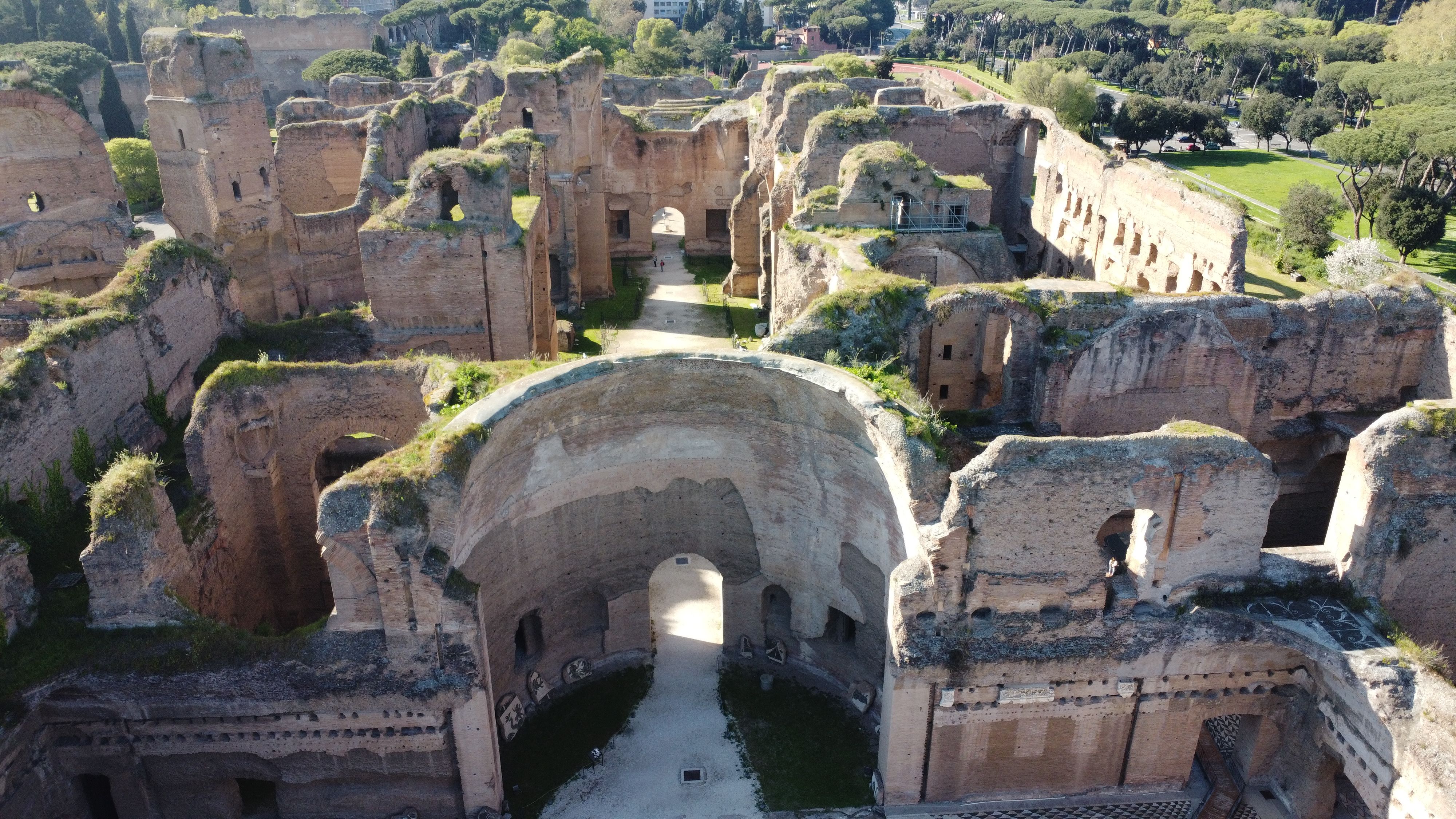 Vista Aérea De Las Antiguas Ruinas Romanas De Roma · Foto de stock gratuita