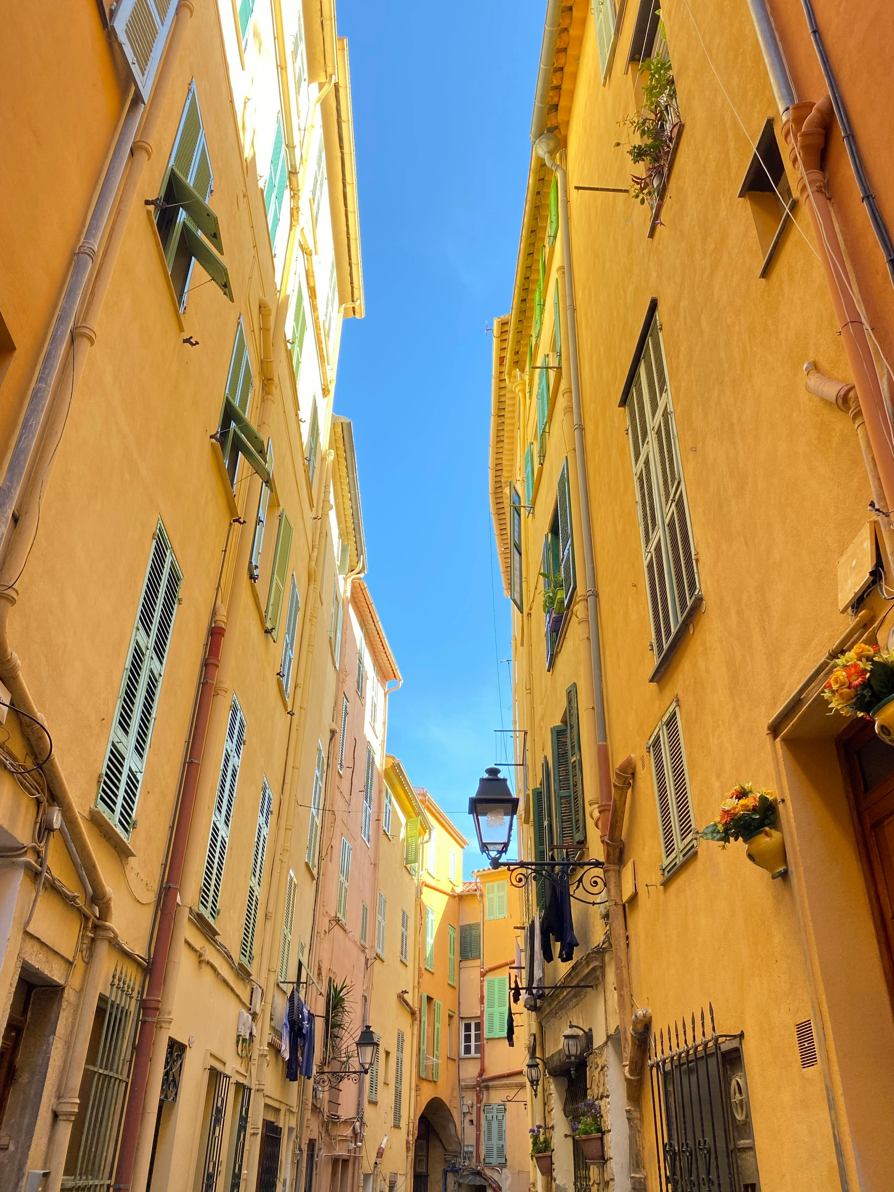 Charming Alleyway in Old European City · Free Stock Photo