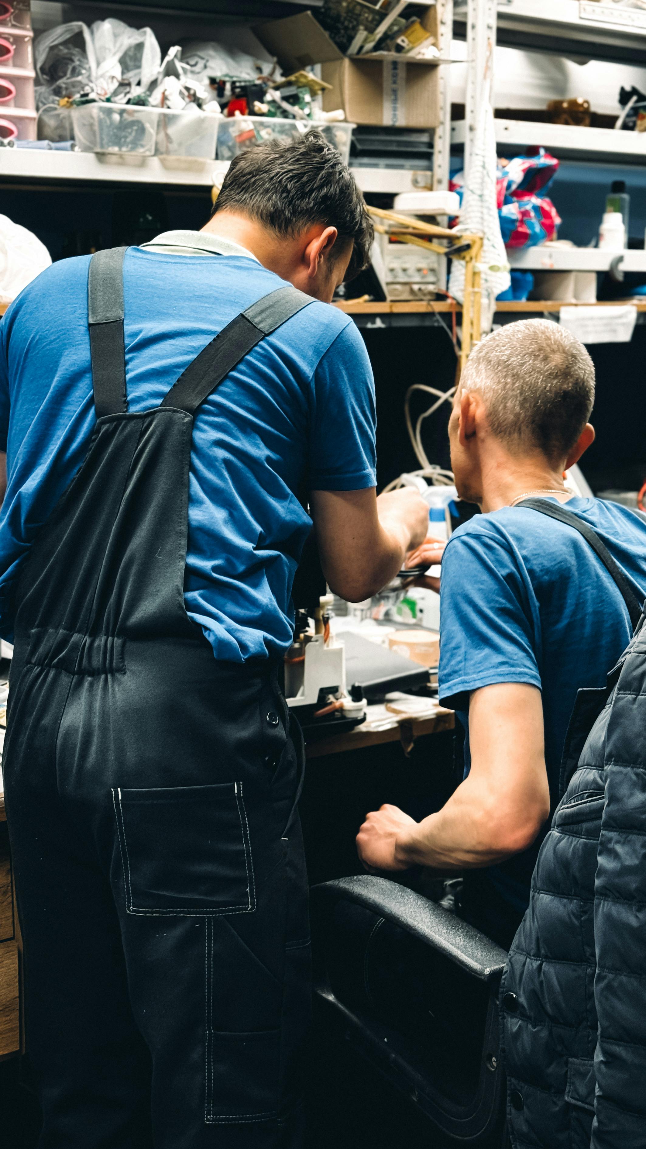 Pic Of A Mechanical Garage Photos, Download The BEST Free Pic Of A ...