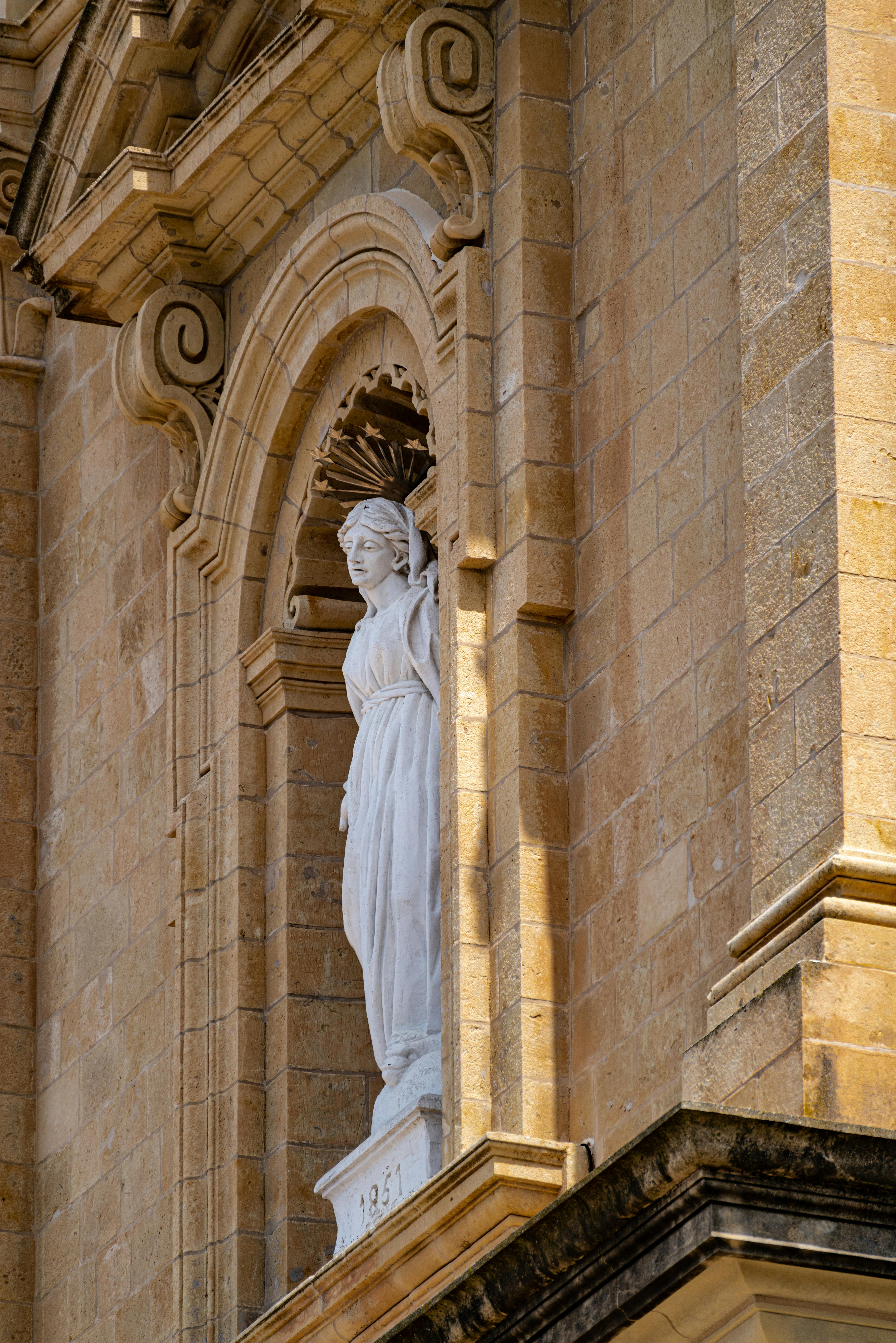Stone Statue in Maltese Architecture · Free Stock Photo