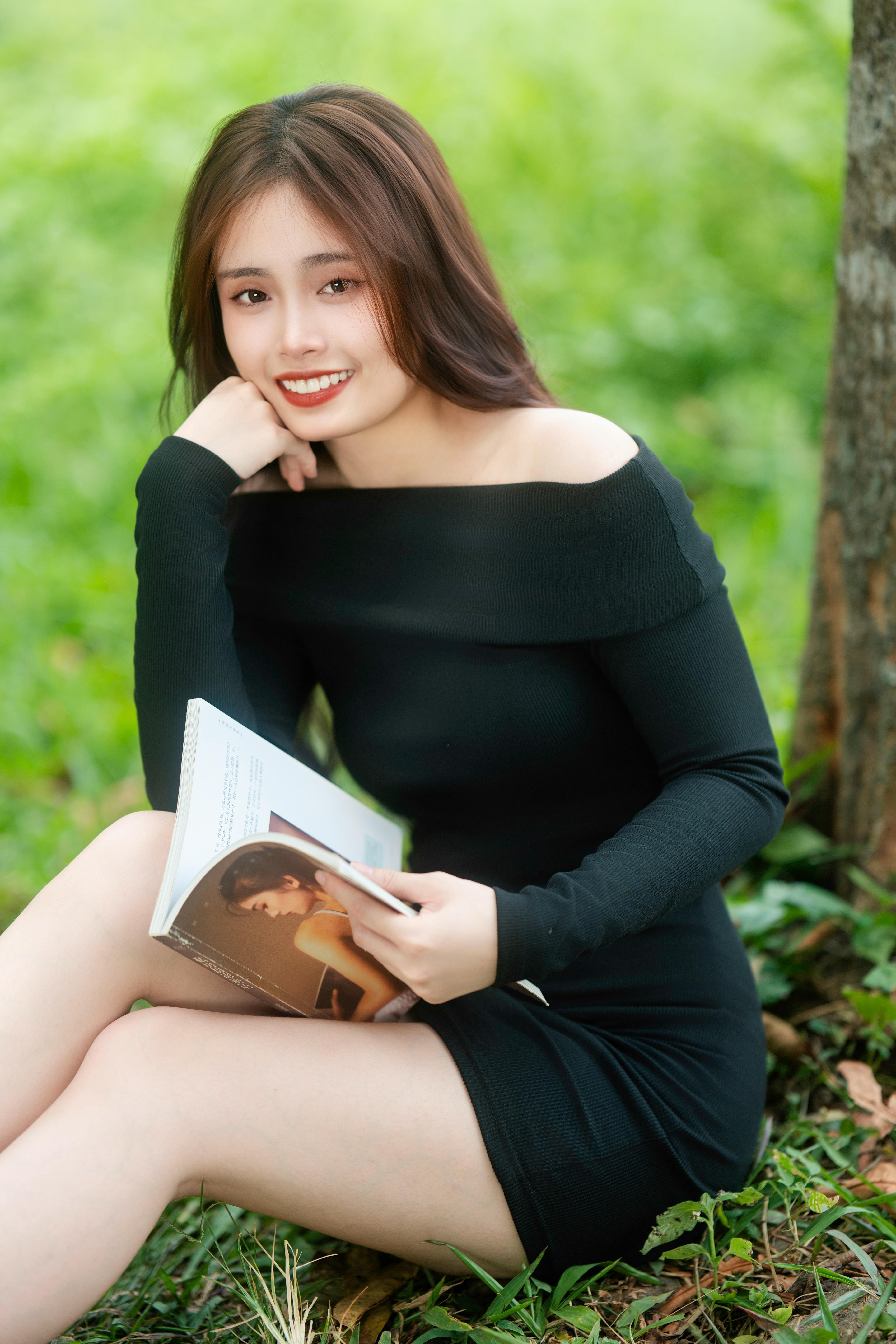 Nature Woman Photos, Download The BEST Free Nature Woman Stock Photos ...