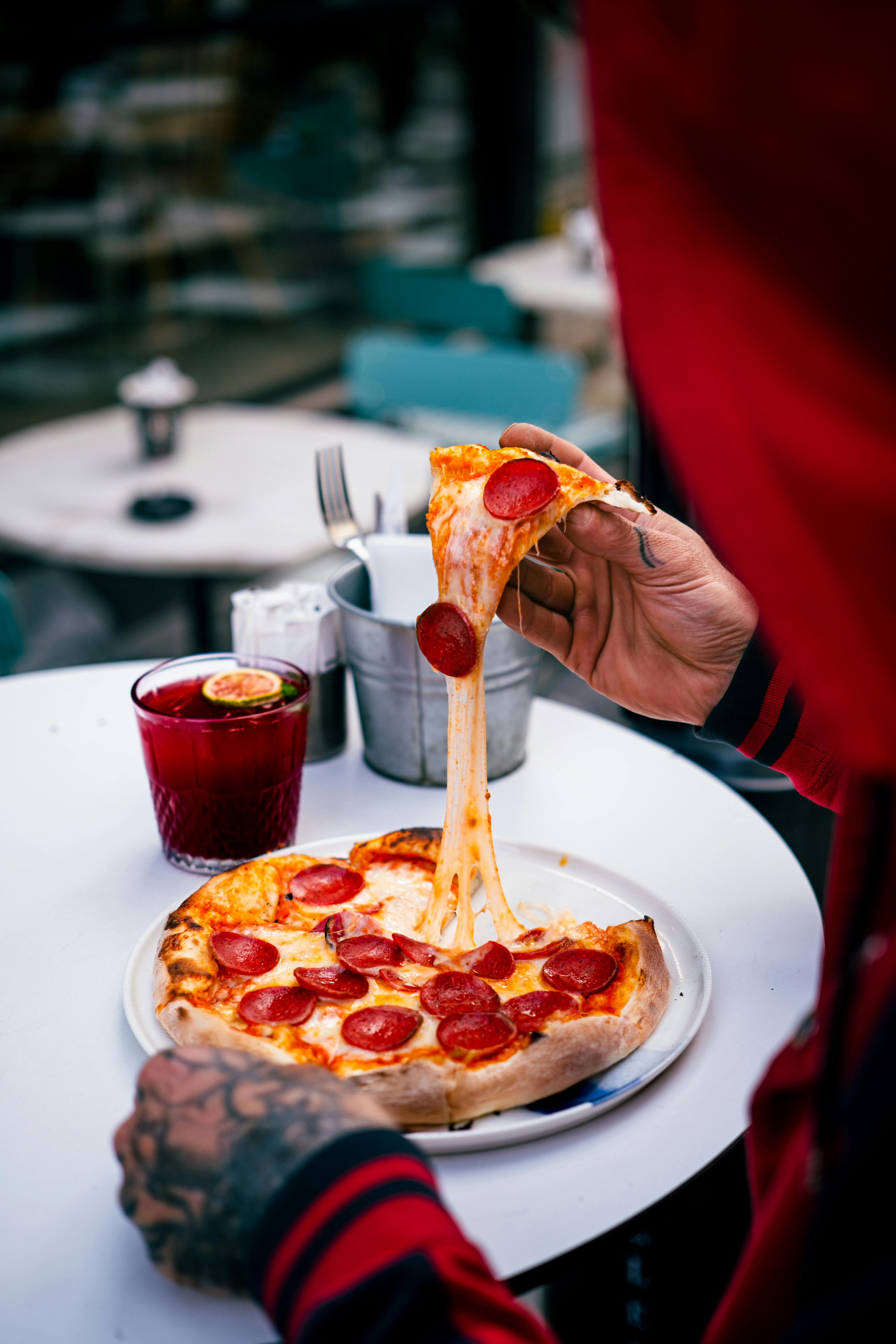 Pizza on Car · Free Stock Photo