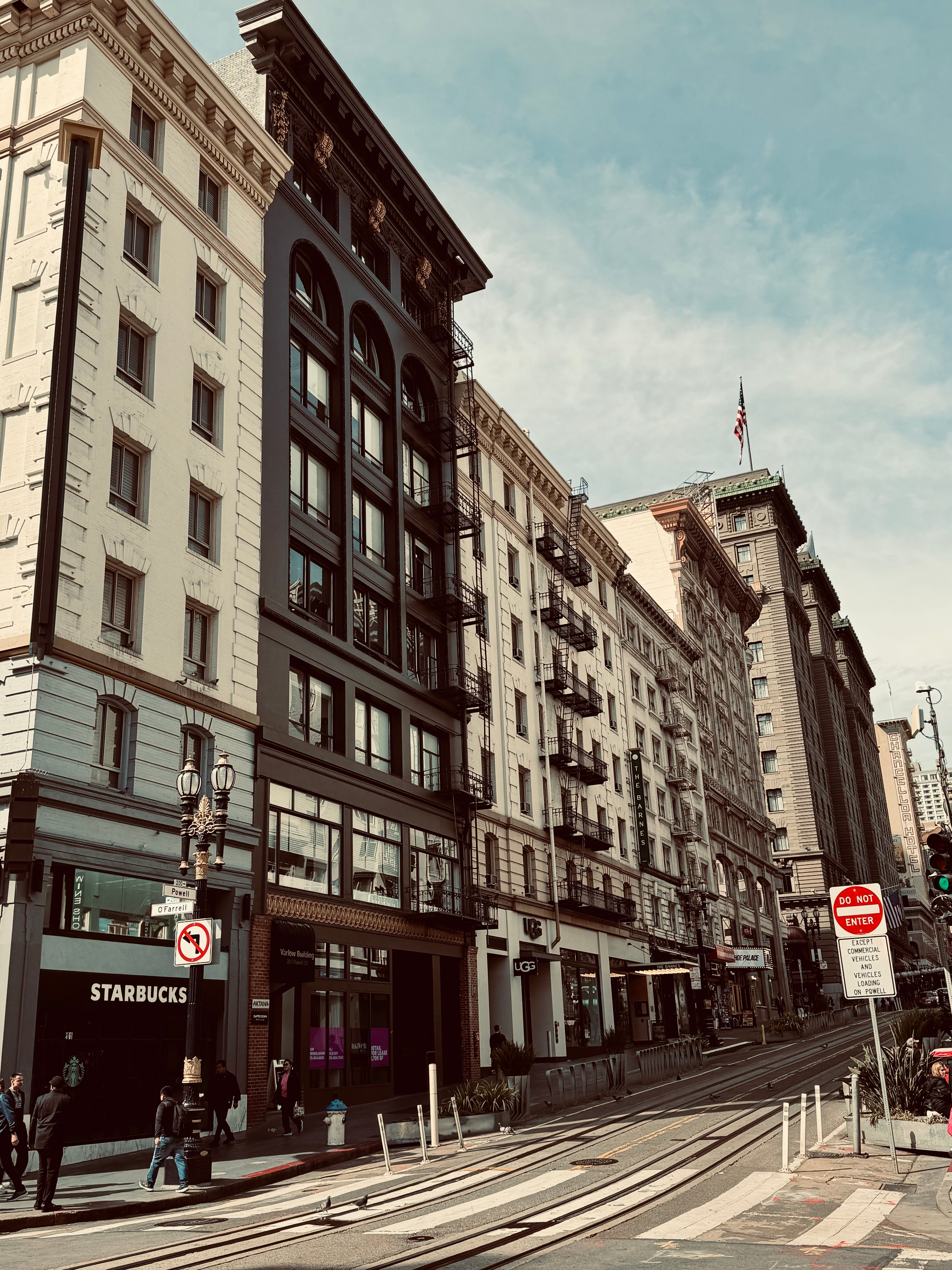 Historic San Francisco Street View with Classic Architecture · Free ...