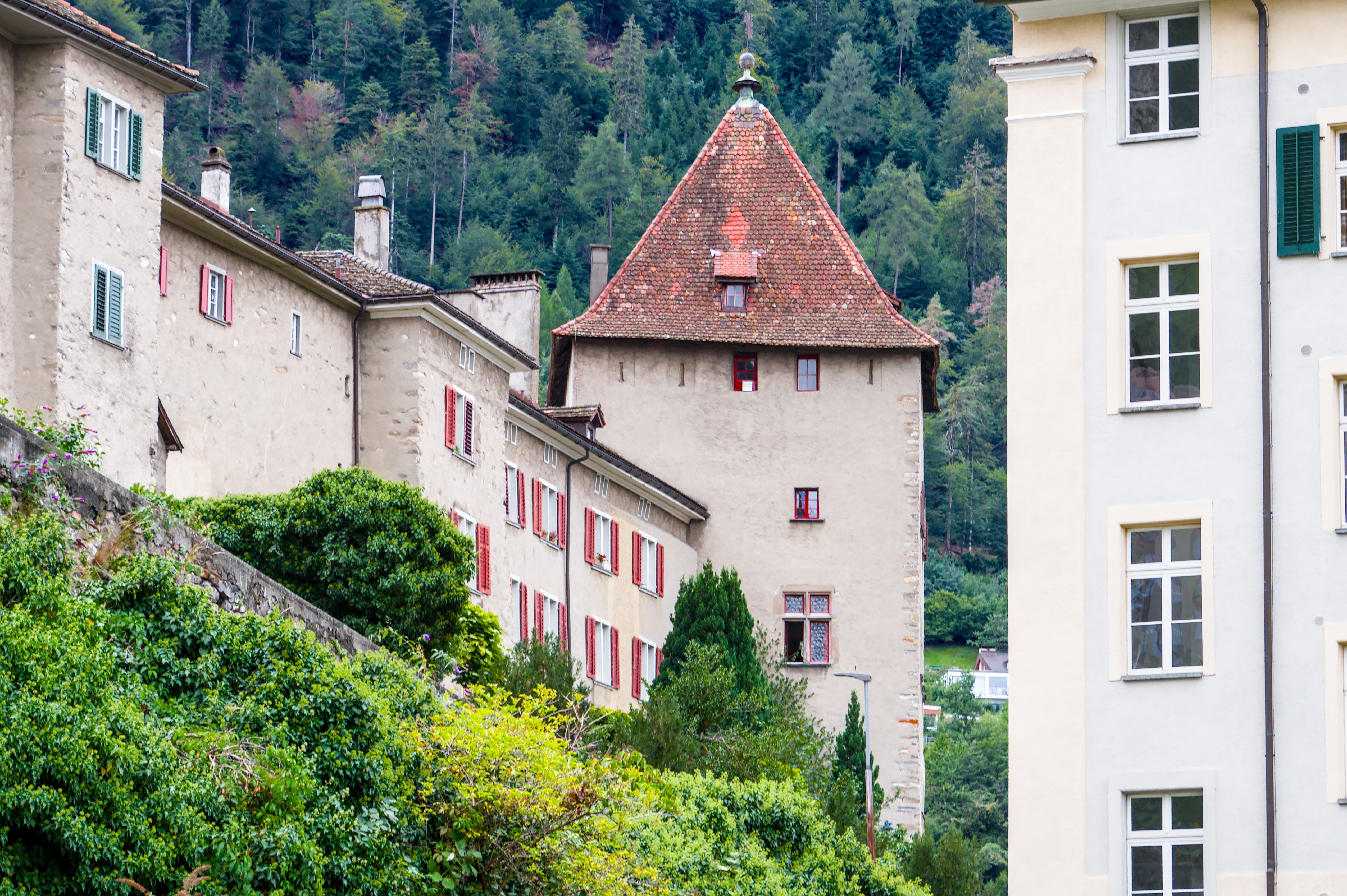 Charming Alpine Architecture in Coire, Switzerland · Free Stock Photo