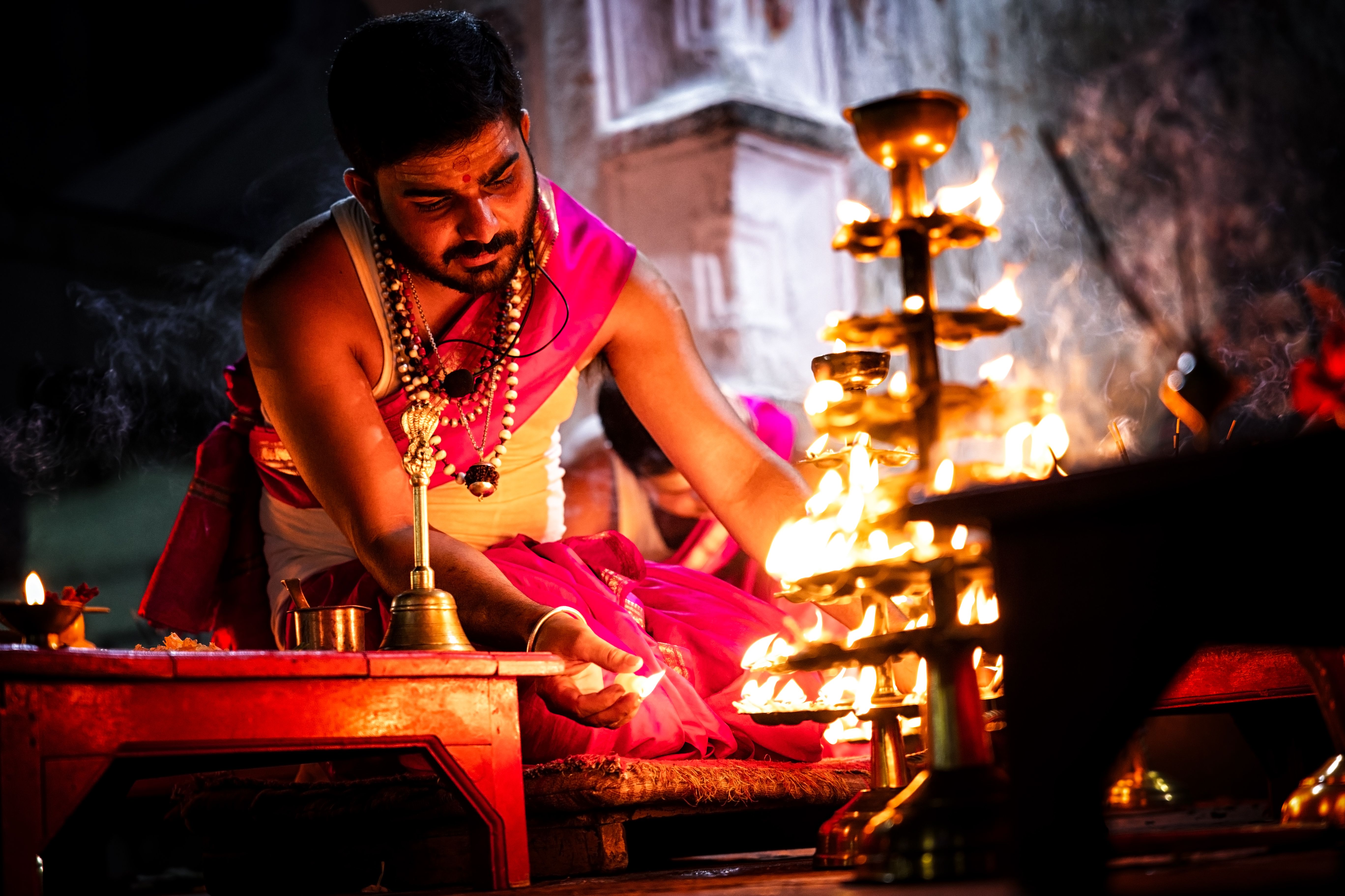 Hindu Priest Performing Ritual in Deoghar, India · Free Stock Photo