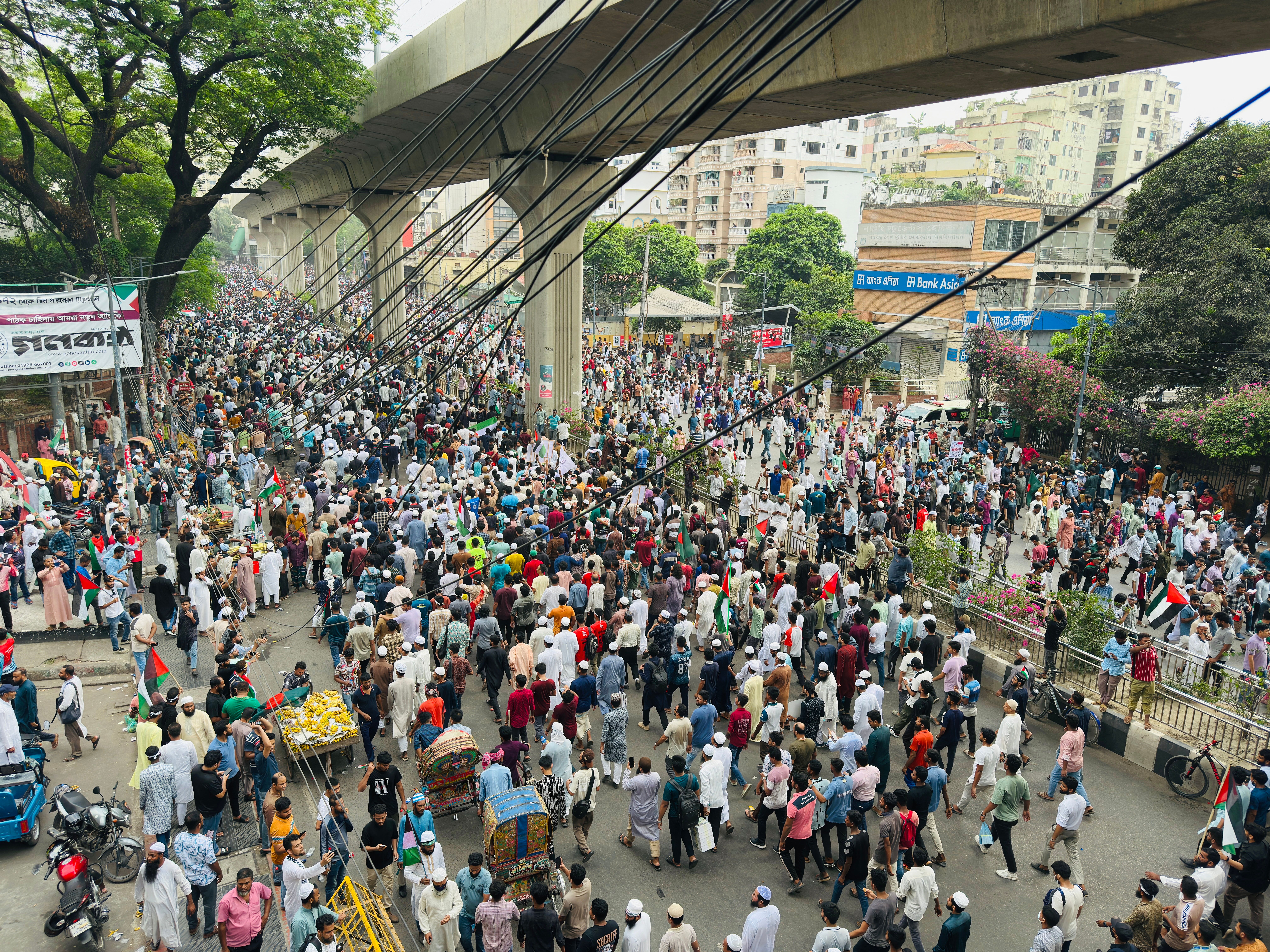 Crowd Gathering in Urban Street Protest · Free Stock Photo