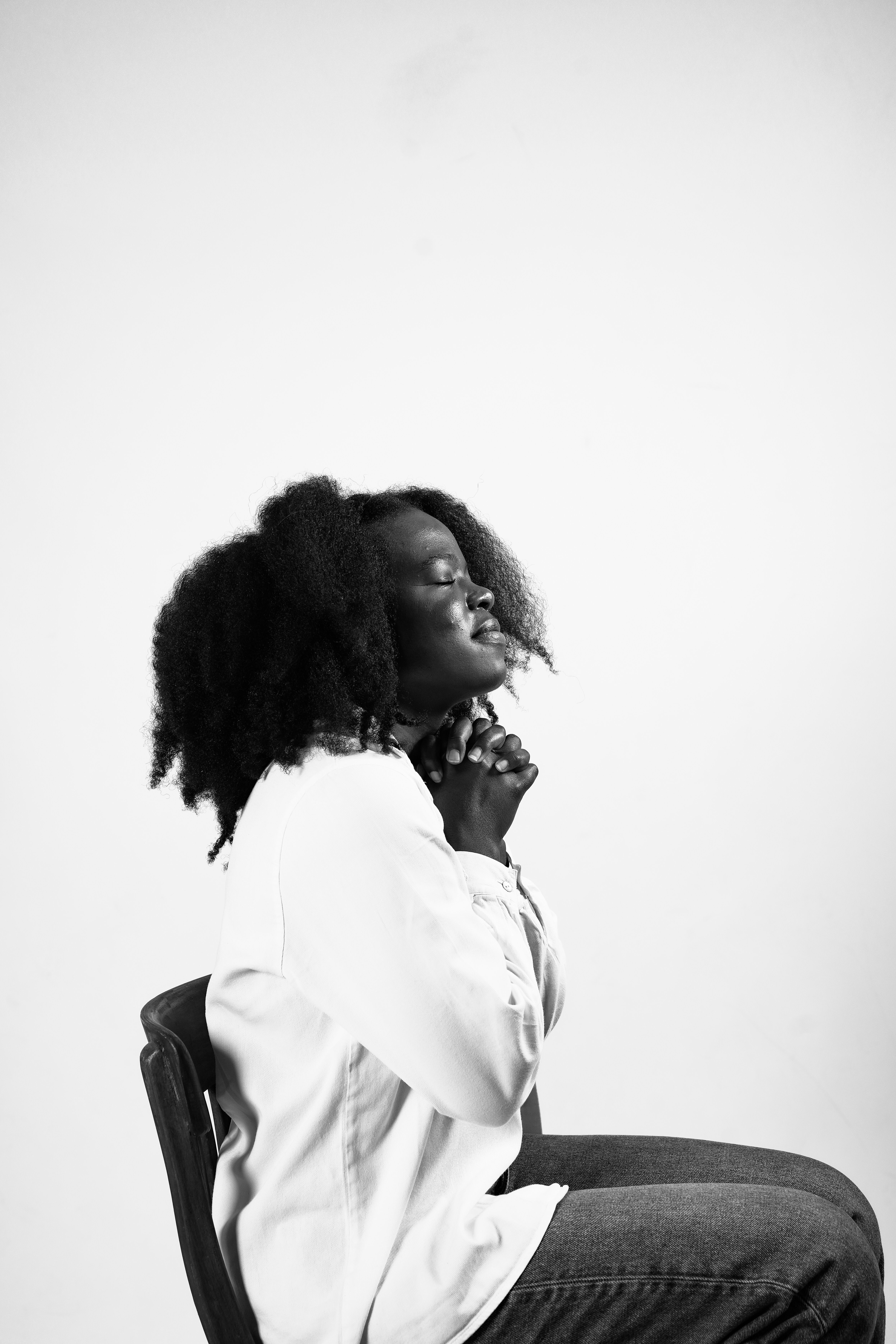 Expressive Black and White Female Portrait in Studio · Free Stock Photo