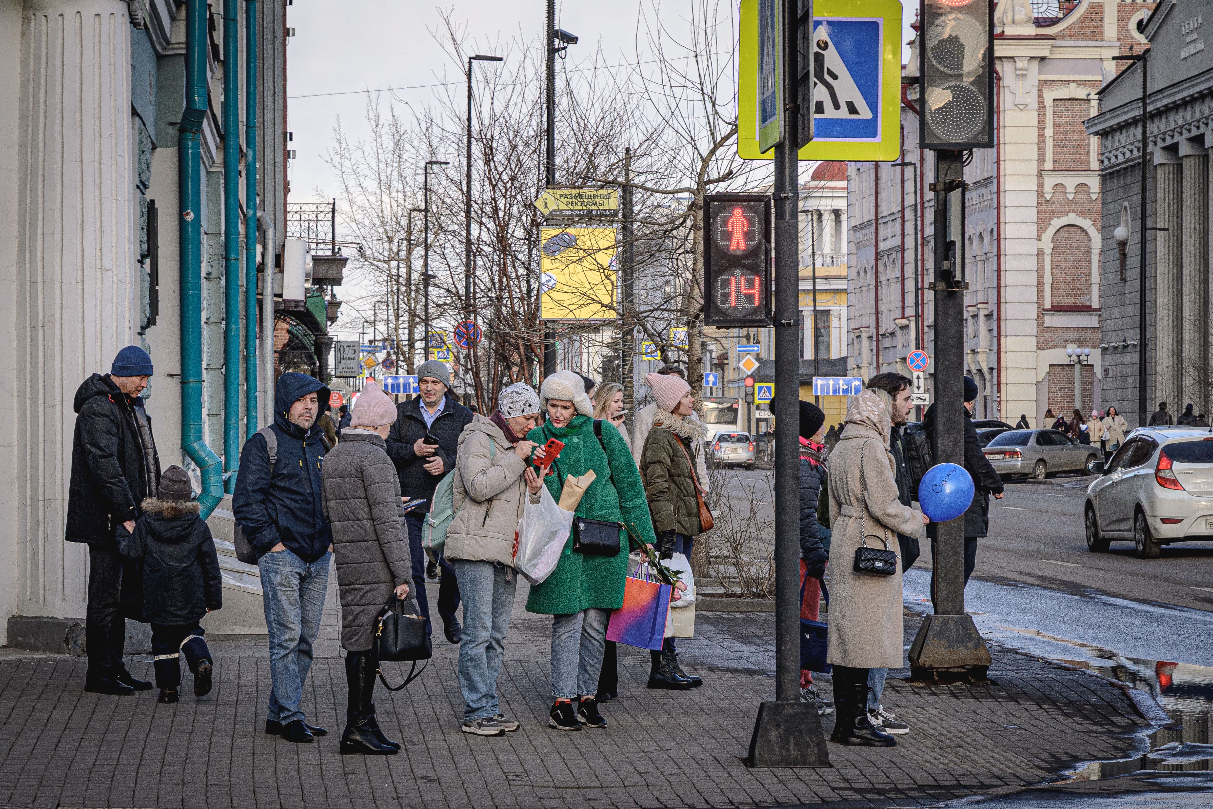 Urban Street Scene with People Gathering · Free Stock Photo