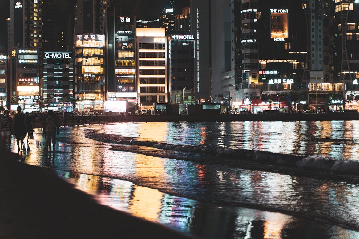 2,778,095+以上の無料夜の海画像