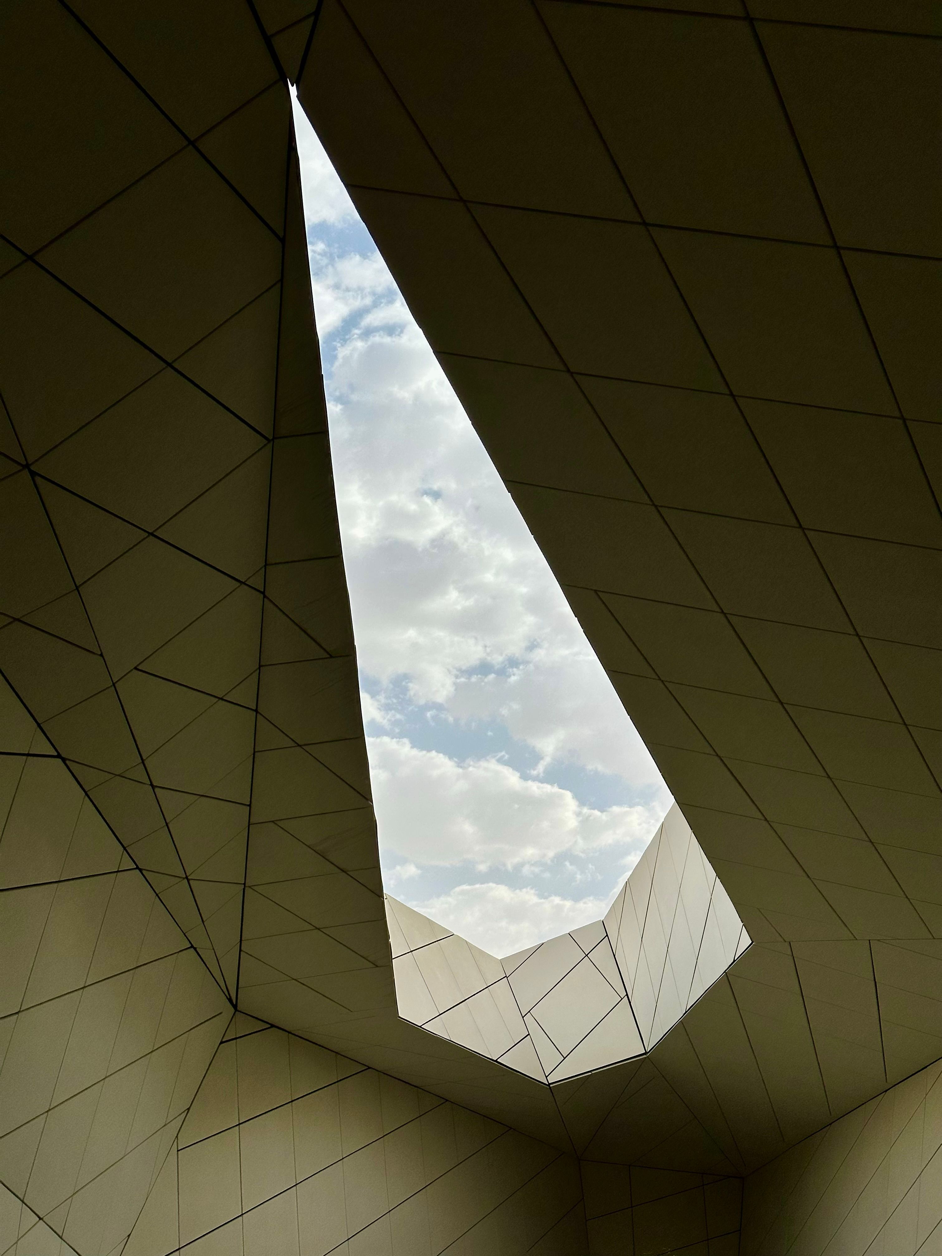 Abstract Architectural Design with Sky View · Free Stock Photo