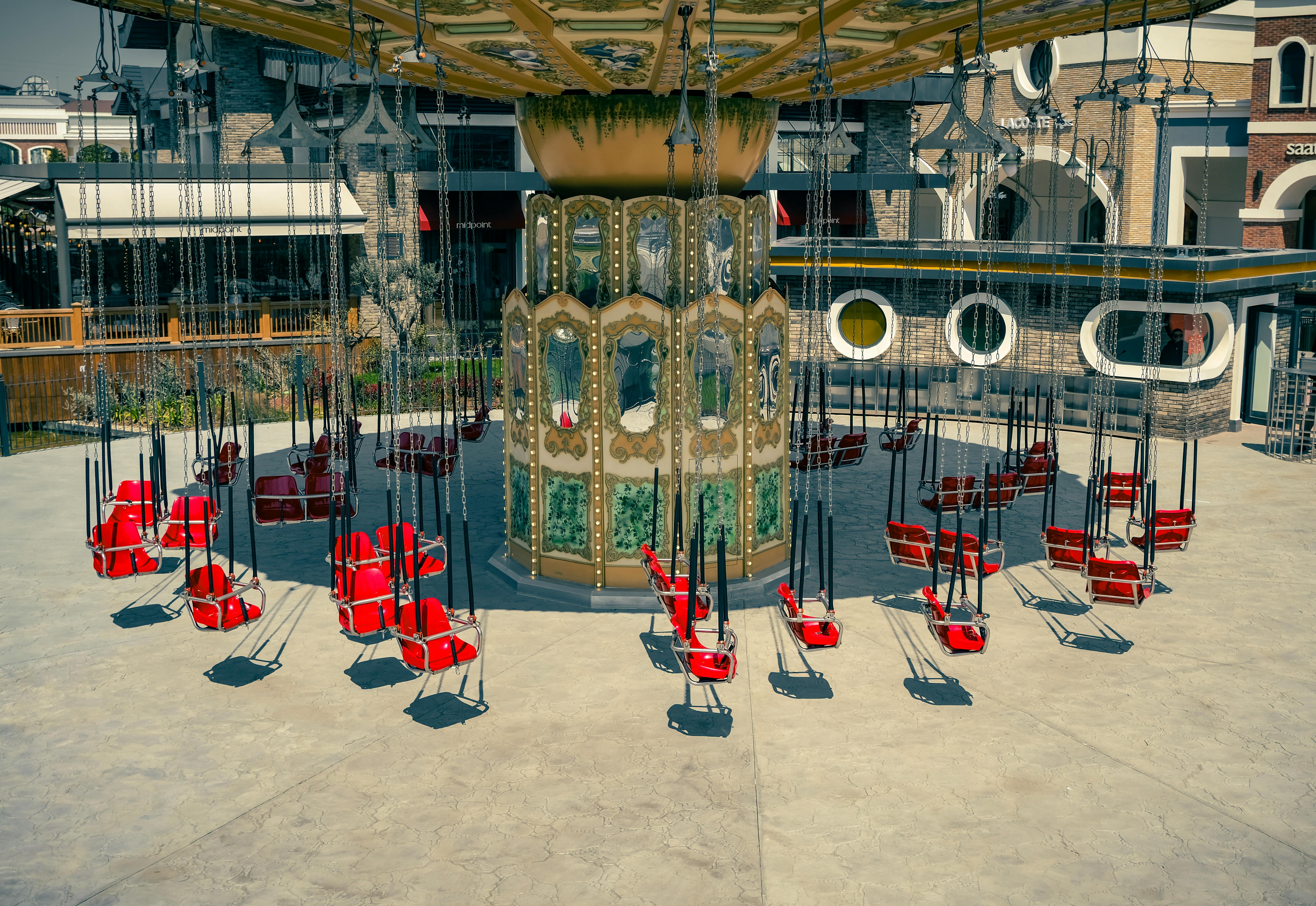 Empty Carousel in İstanbul Theme Park · Free Stock Photo